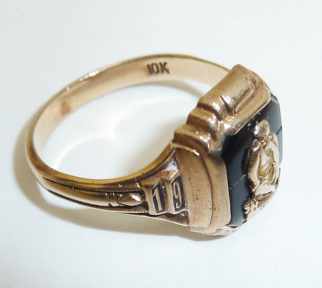 Vintage 10K Gold Class Ring SIZE 8 #8786 | Auctionninja.com