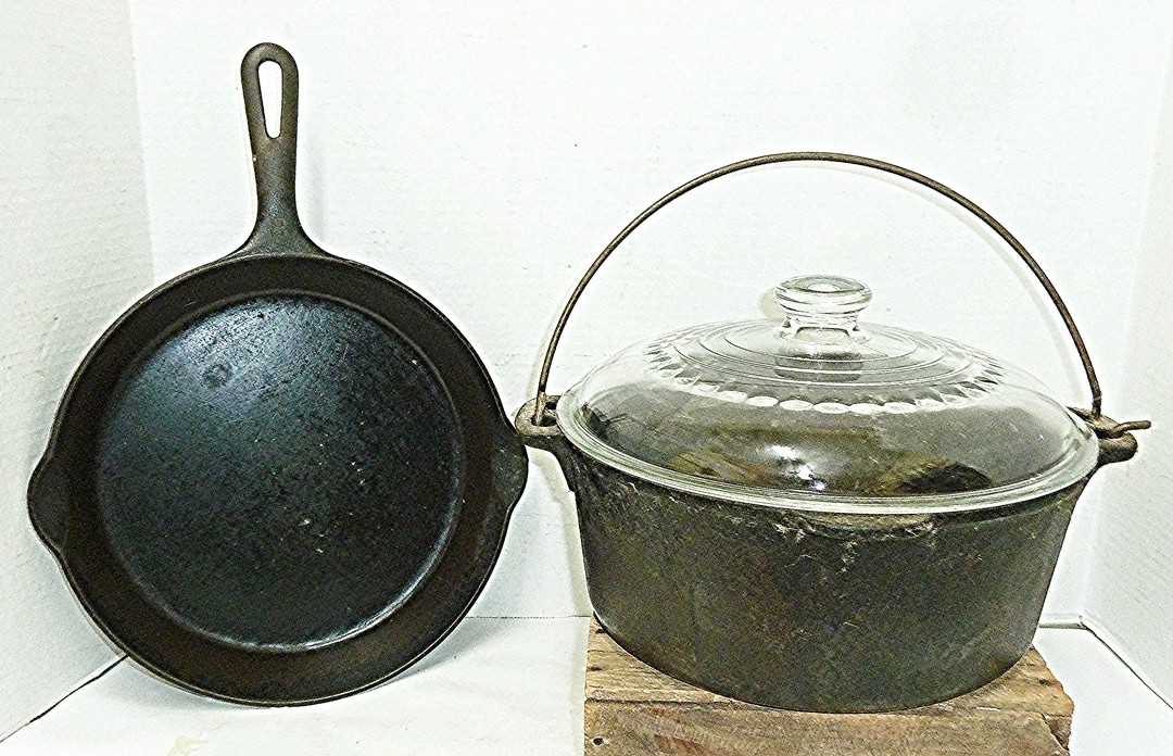 2pc Vintage Cast Iron Cookware, #8 Griddle & Dutch Oven Pot #10314 ...