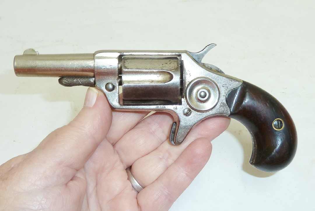 Antique COLT New Line Revolver 32 Cal. #7339 | Auctionninja.com