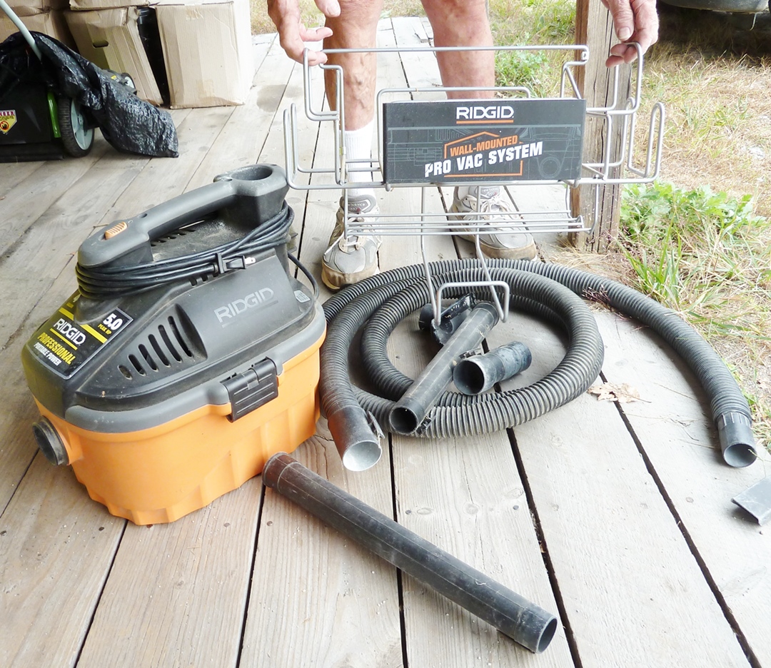 Ridgid 4 Gal. Wall Mounted Pro Vac System #7470 | Auctionninja.com