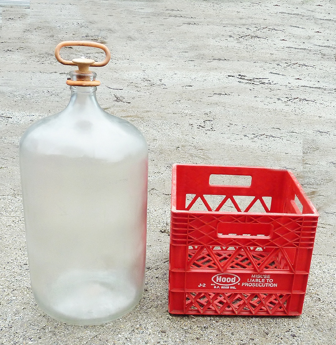 Vintage Water Jug, Car Boy Bottle #7123 | Auctionninja.com