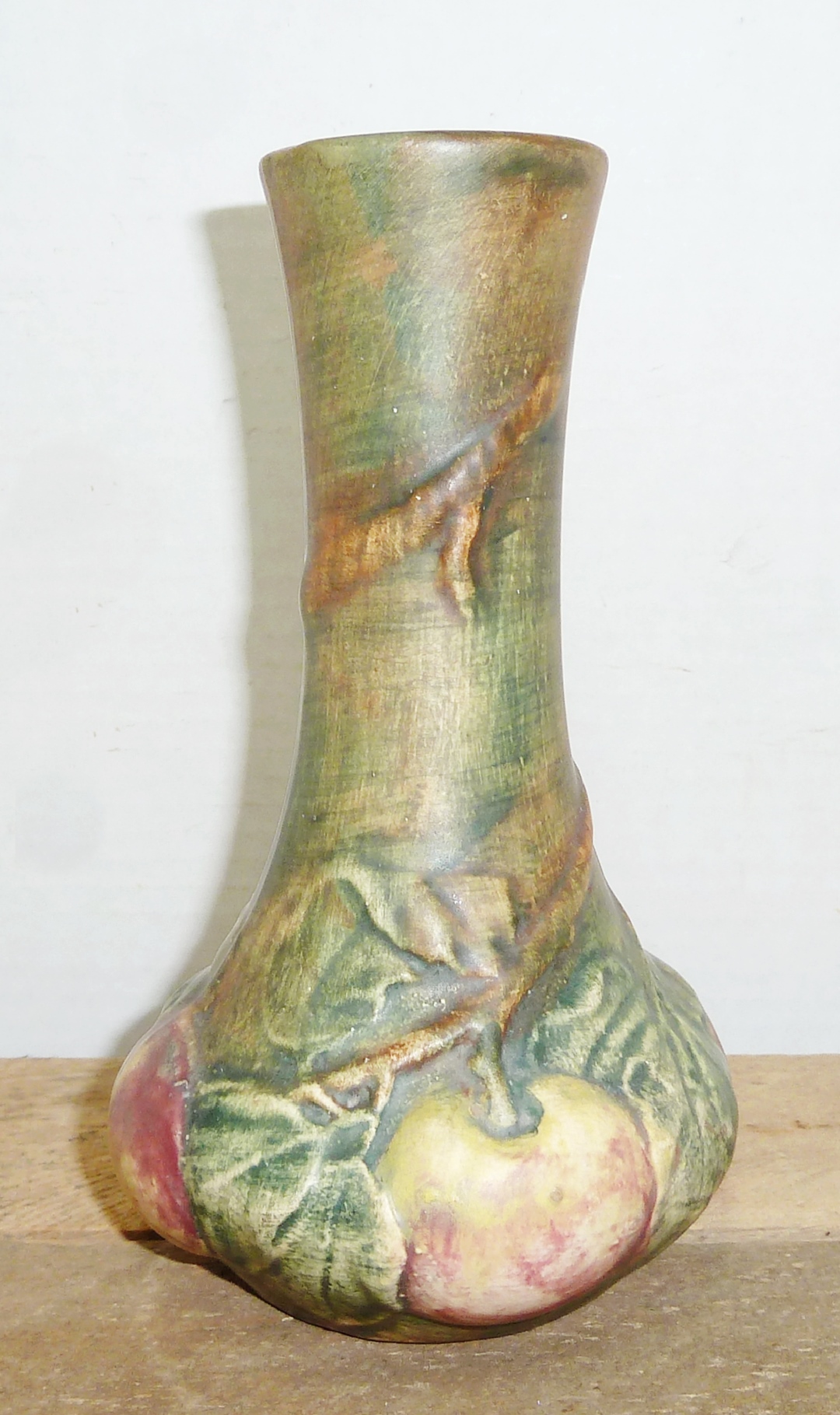 Vintage Weller Woodcraft Vase, Apple #6834 | Auctionninja.com
