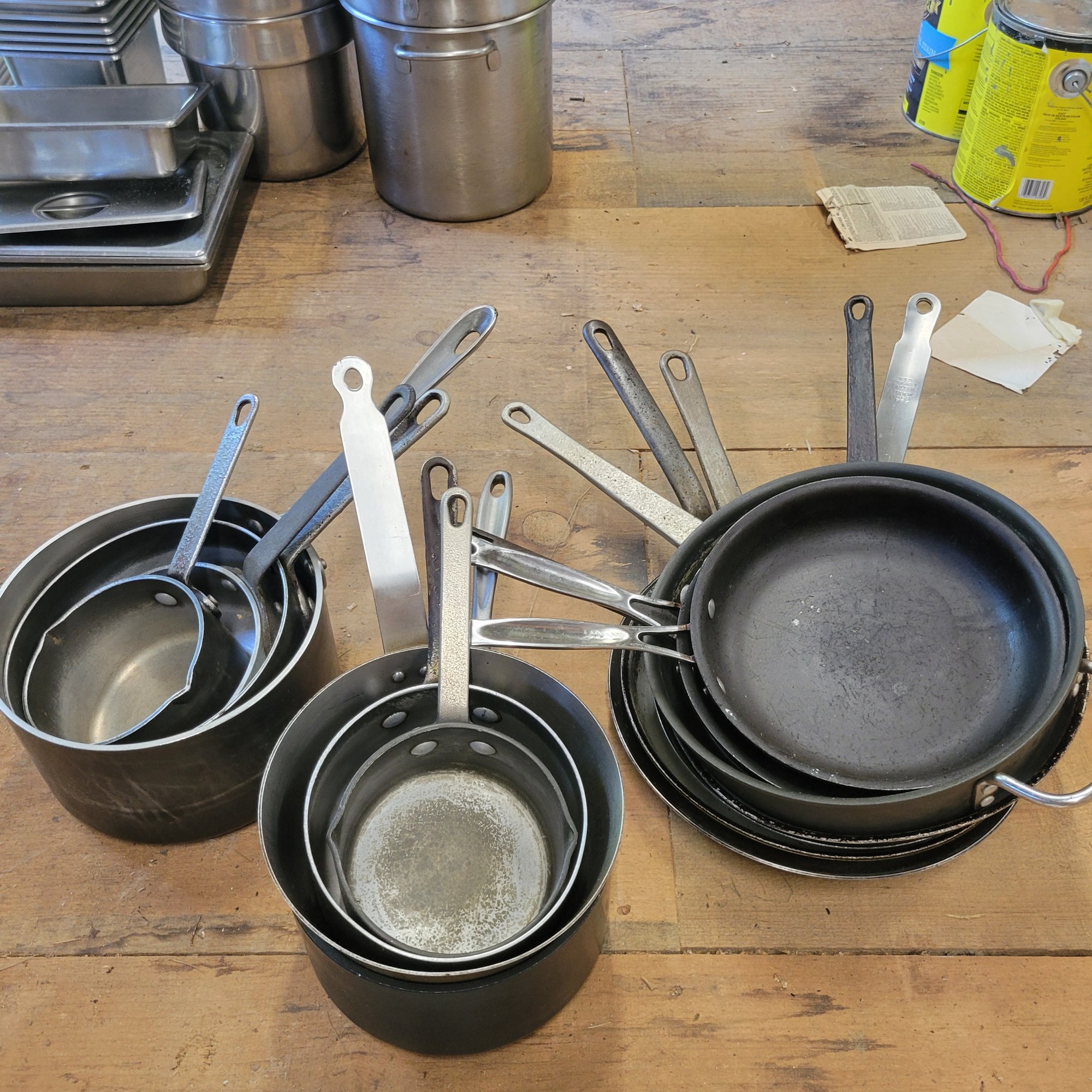 Large Lot Of Pots And Pans (Barn) #63937 | Auctionninja.com