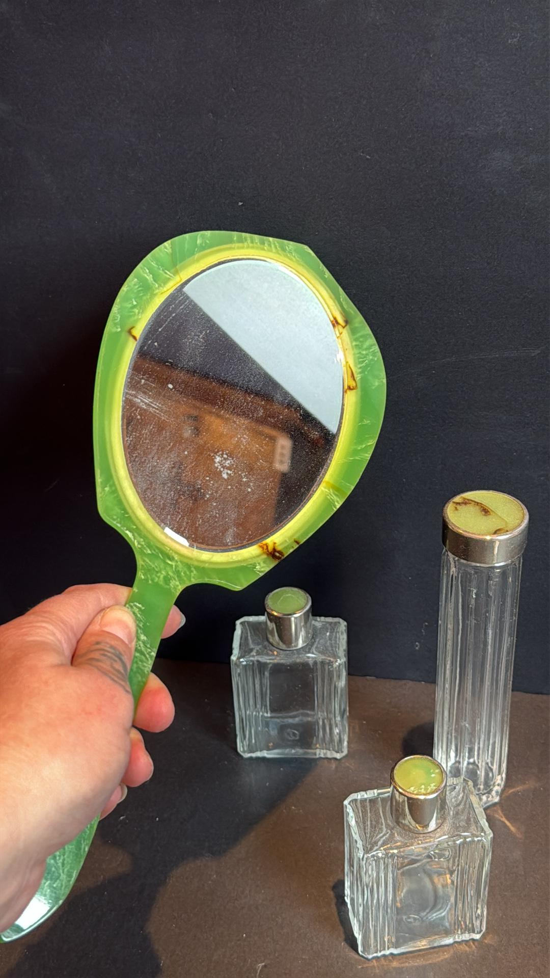 Vintage 8-Piece Vanity Set (Lot #45) #121759 | Auctionninja.com