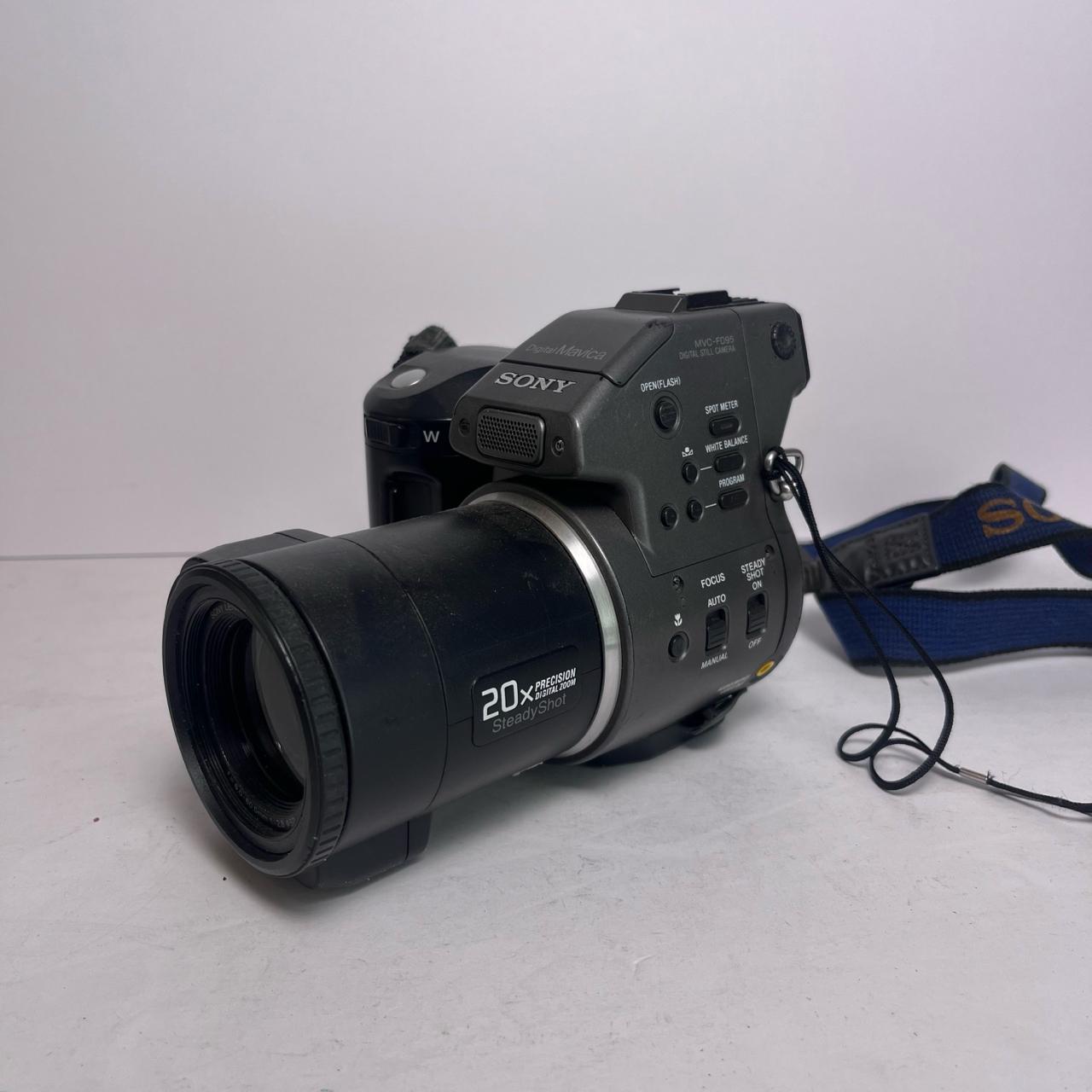 Sony Mavica MVC-FD95 Digital Still Camera With Traveling Case (Kitchen ...