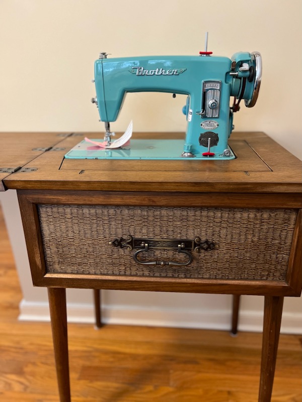 Vintage Brother Sewing Machine With Table #81298 | Auctionninja.com