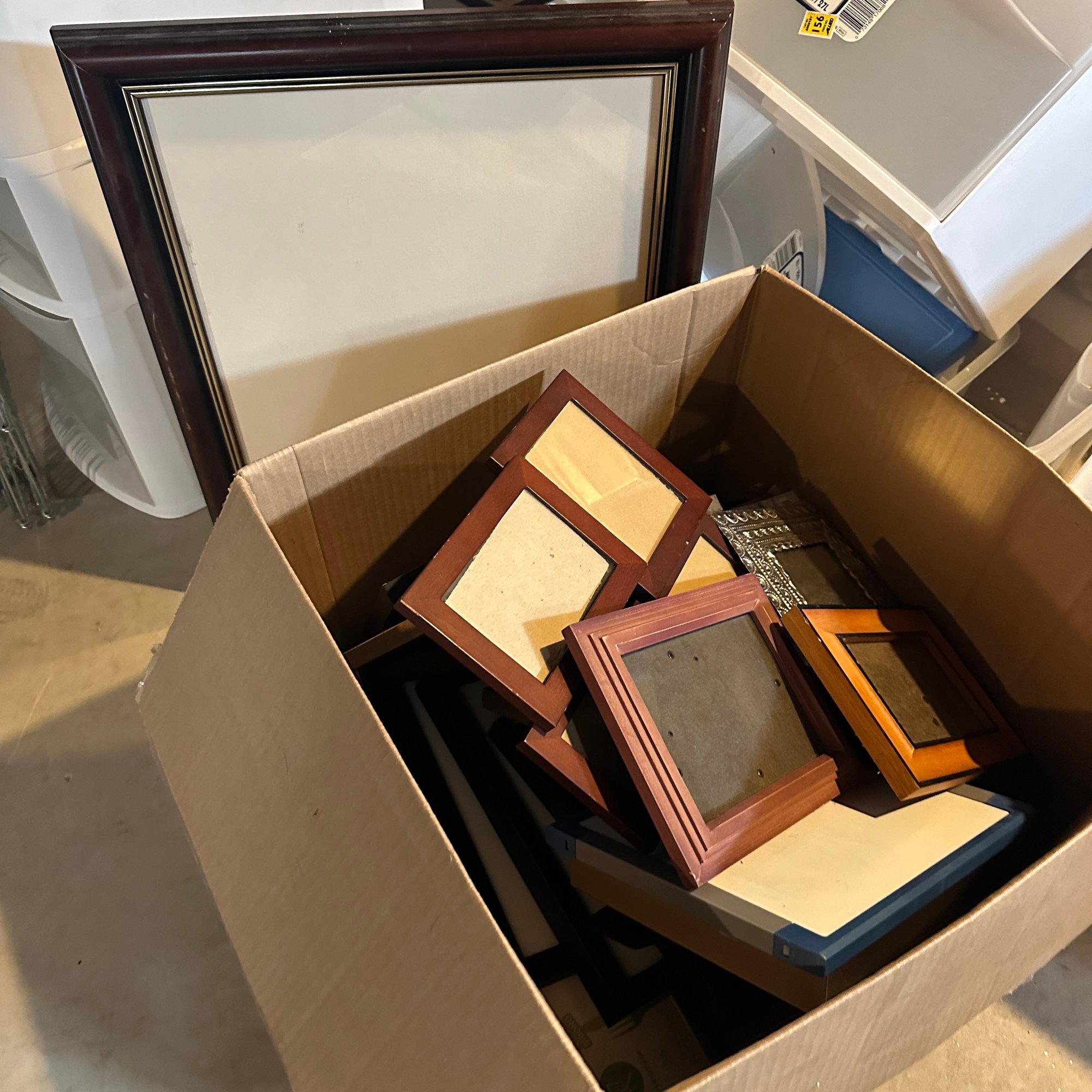 Large Lot Of Assorted Photo Frames (BSMT) #79077 | Auctionninja.com