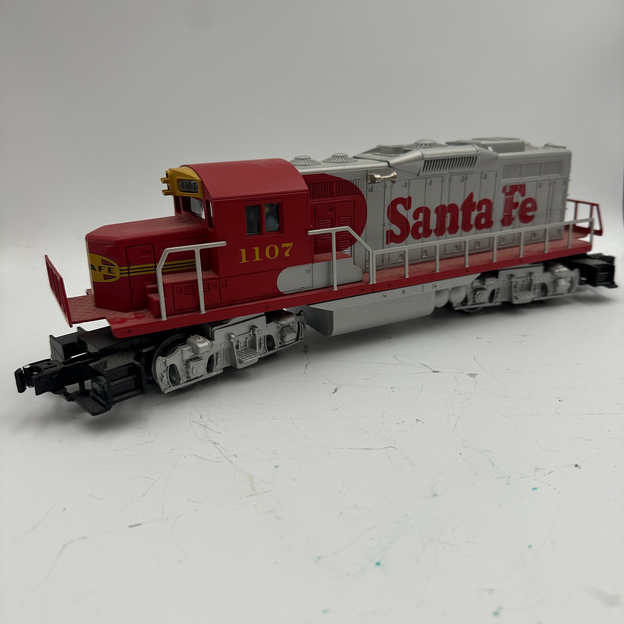 Lionel Trains Santa Fe Train Engine (BSMT) #84244 | Auctionninja.com