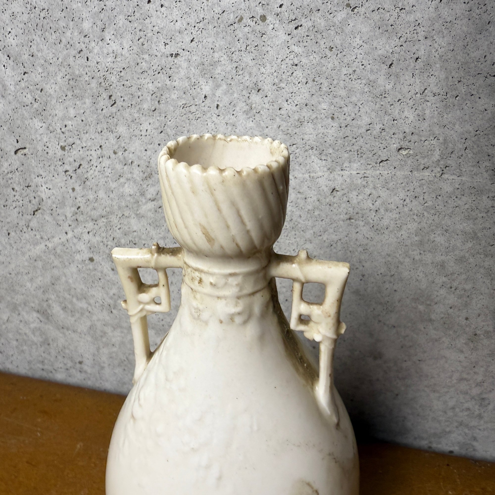 White Glazed Ceramic Amphora (B1) #113598 | Auctionninja.com