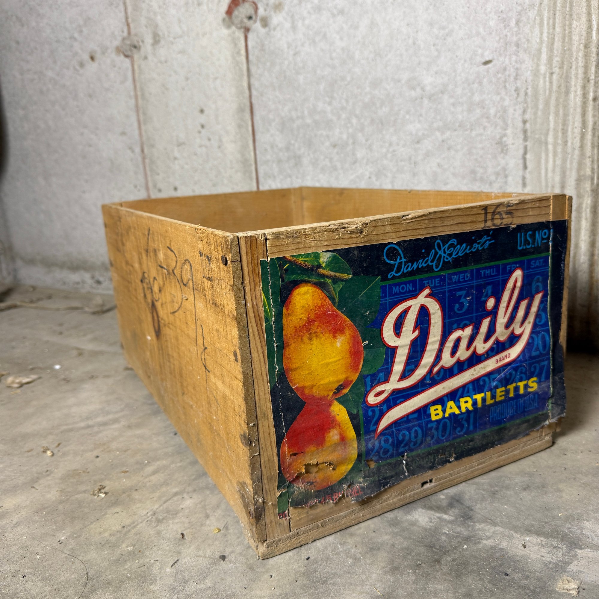 Vintage Daily Bartletts Crate (B1) #113614 | Auctionninja.com