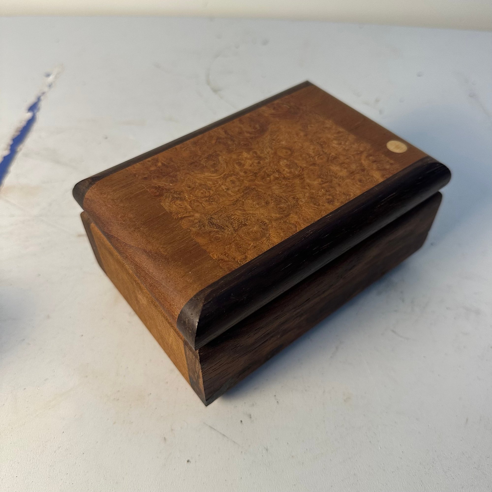Burl Wood Swivel Lid Box #119577 | Auctionninja.com