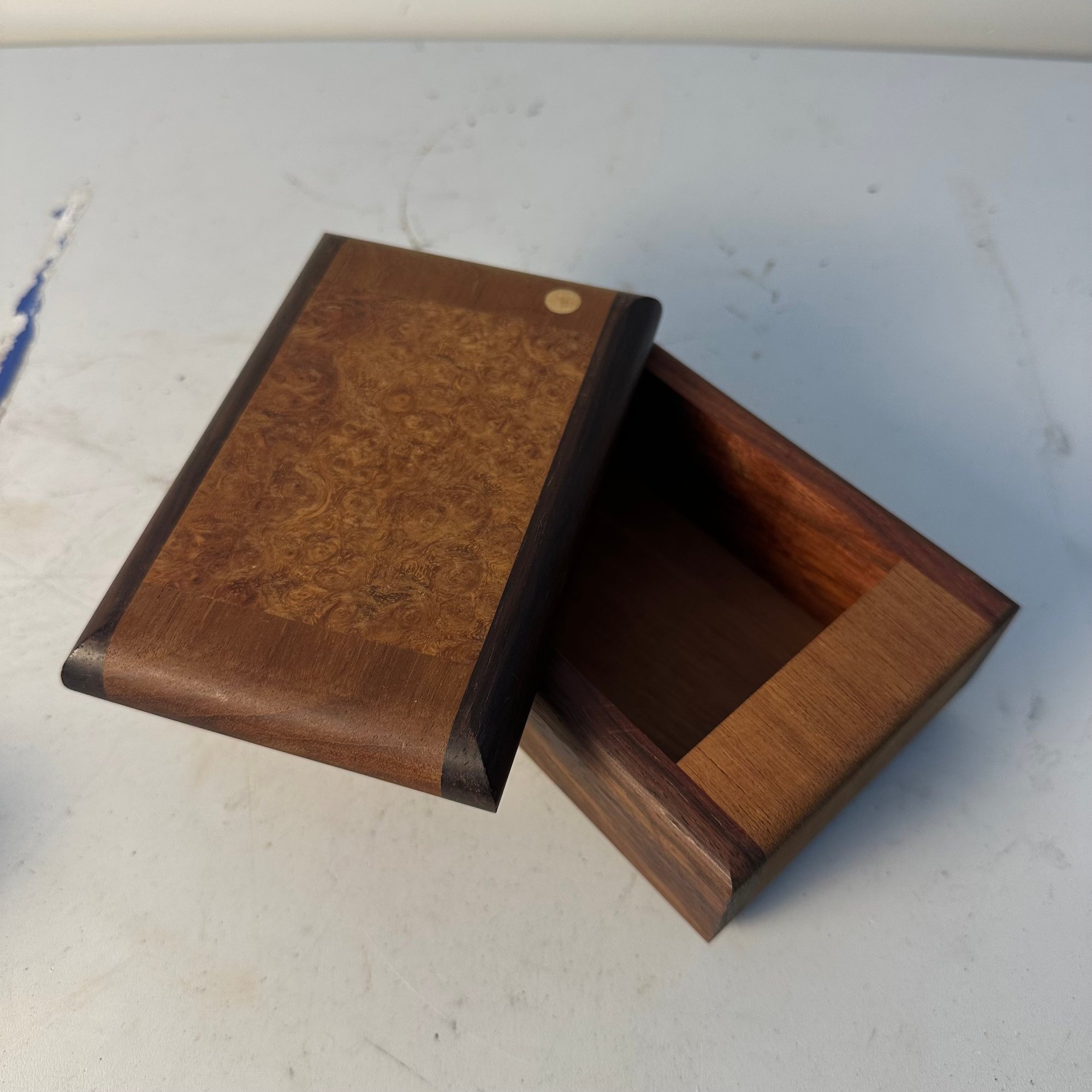 Burl Wood Swivel Lid Box #119577 | Auctionninja.com
