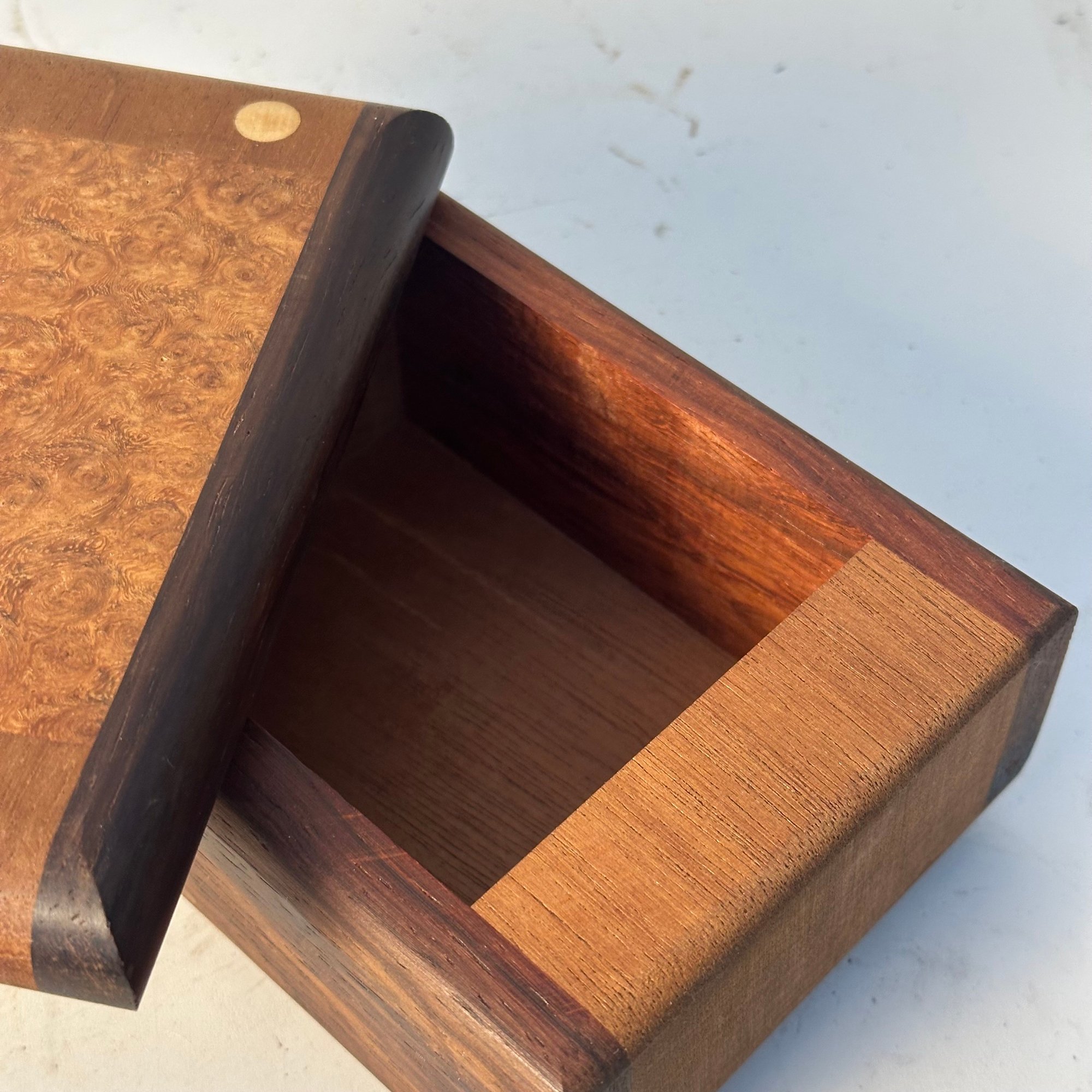 Burl Wood Swivel Lid Box #119577 | Auctionninja.com