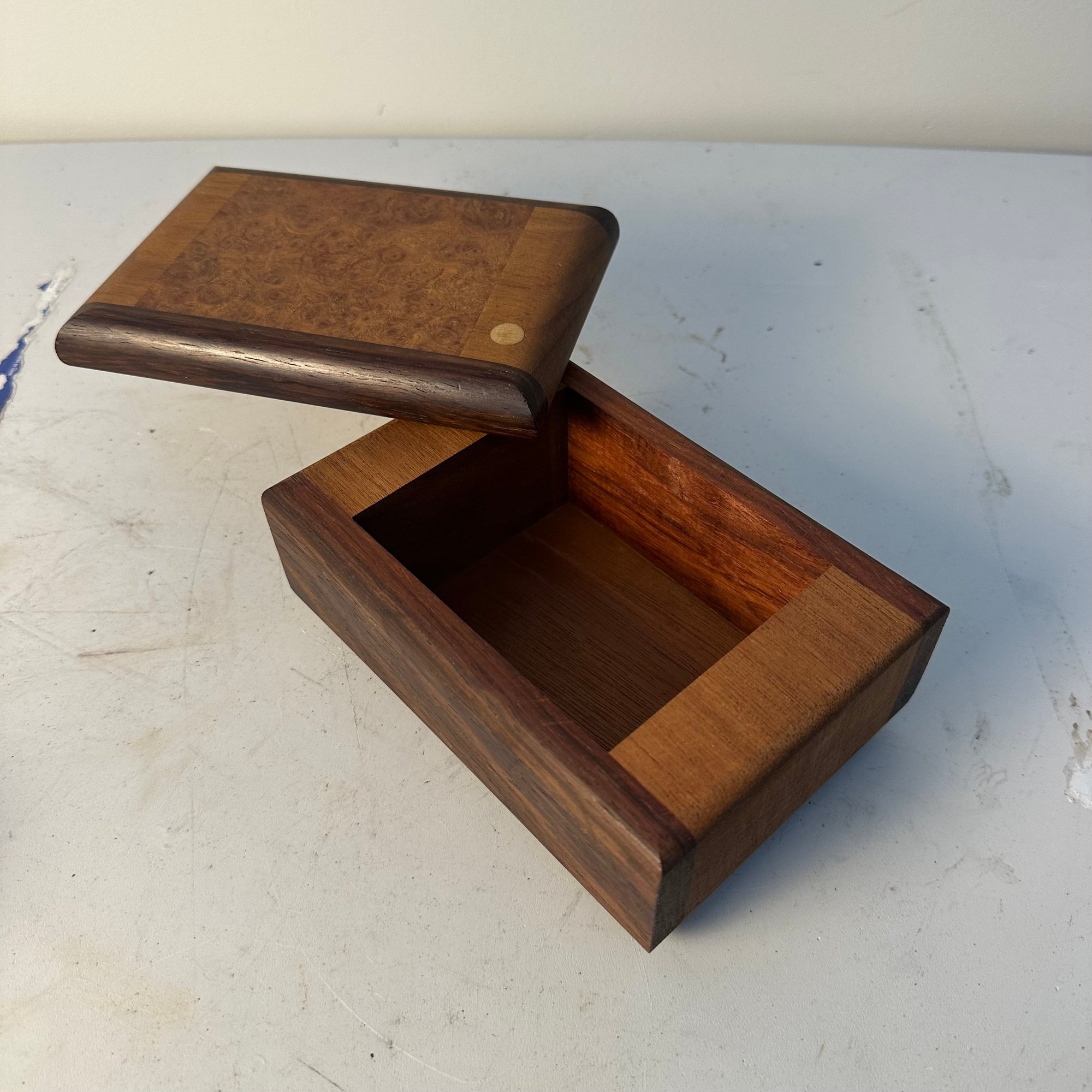 Burl Wood Swivel Lid Box #119577 | Auctionninja.com