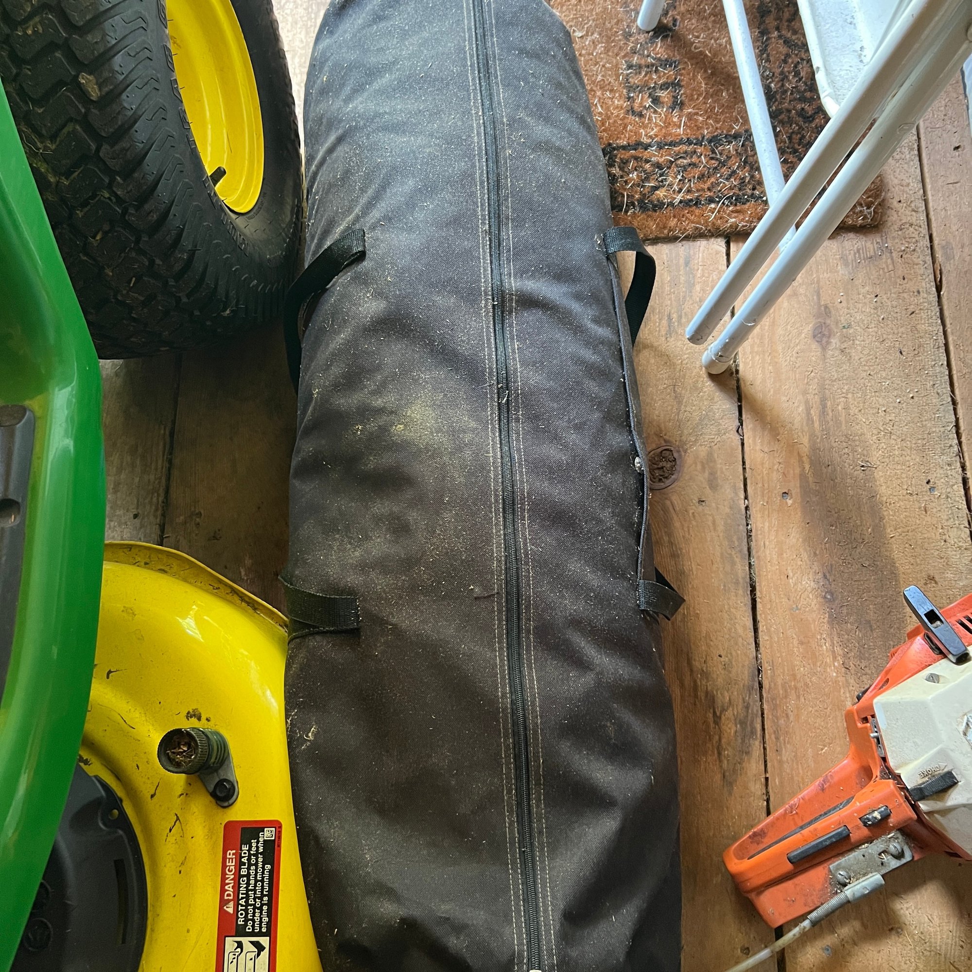 Eddie Bauer Screen Tent (Shed) #103789 | Auctionninja.com