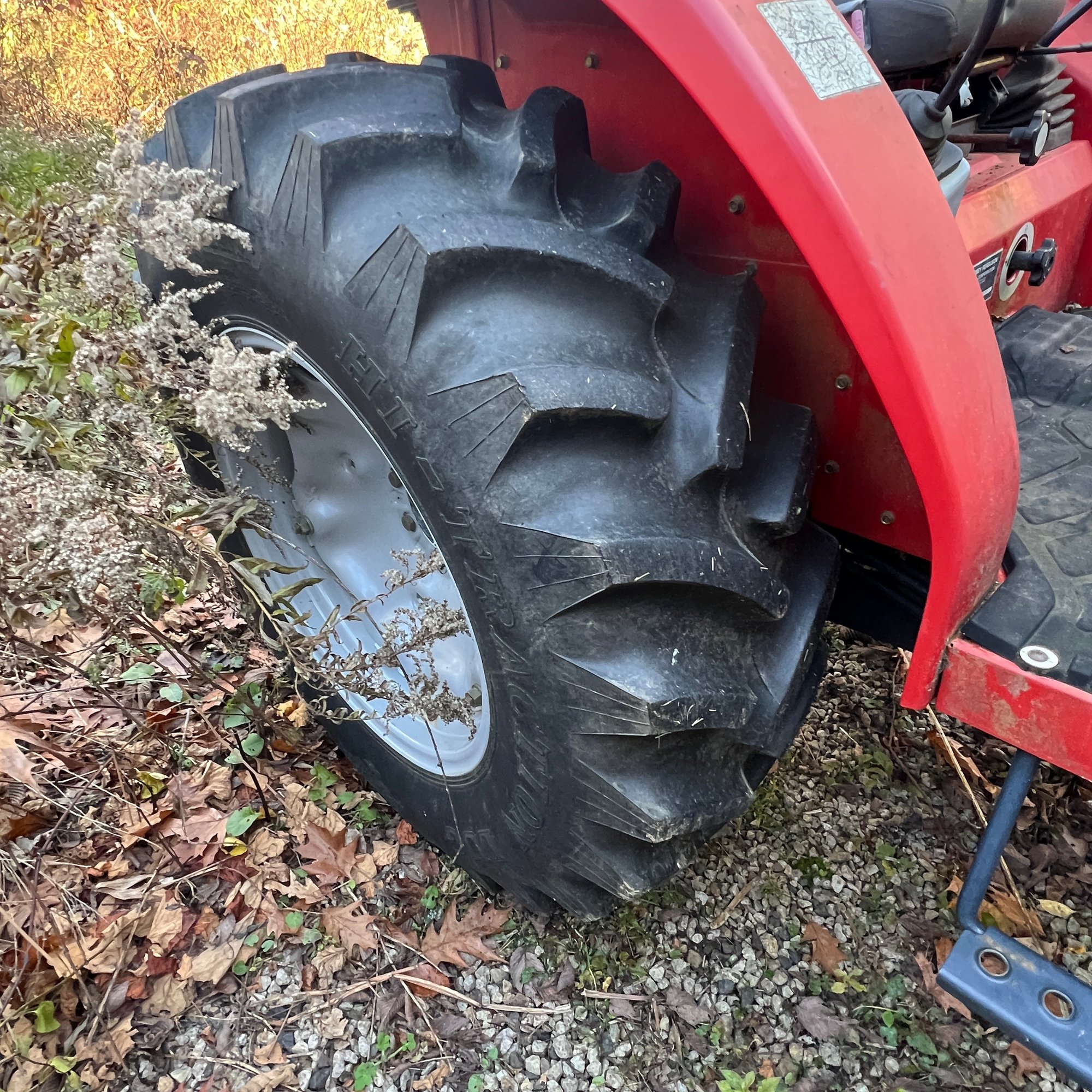 Massey-ferguson 1525 Tractor #119271 | Auctionninja.com