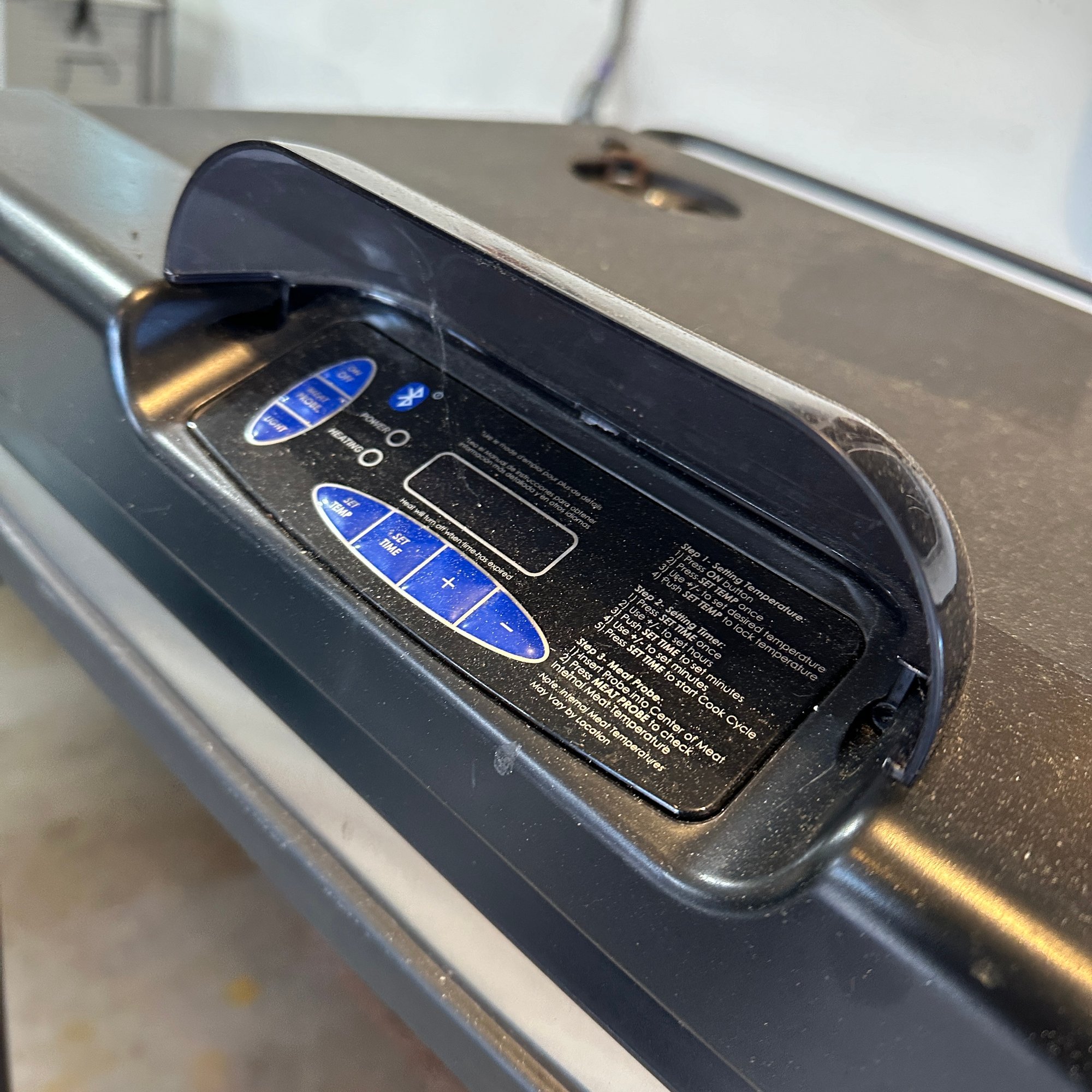 Masterbuilt Electric Shelf SMOKER (Garage) #76601 | Auctionninja.com