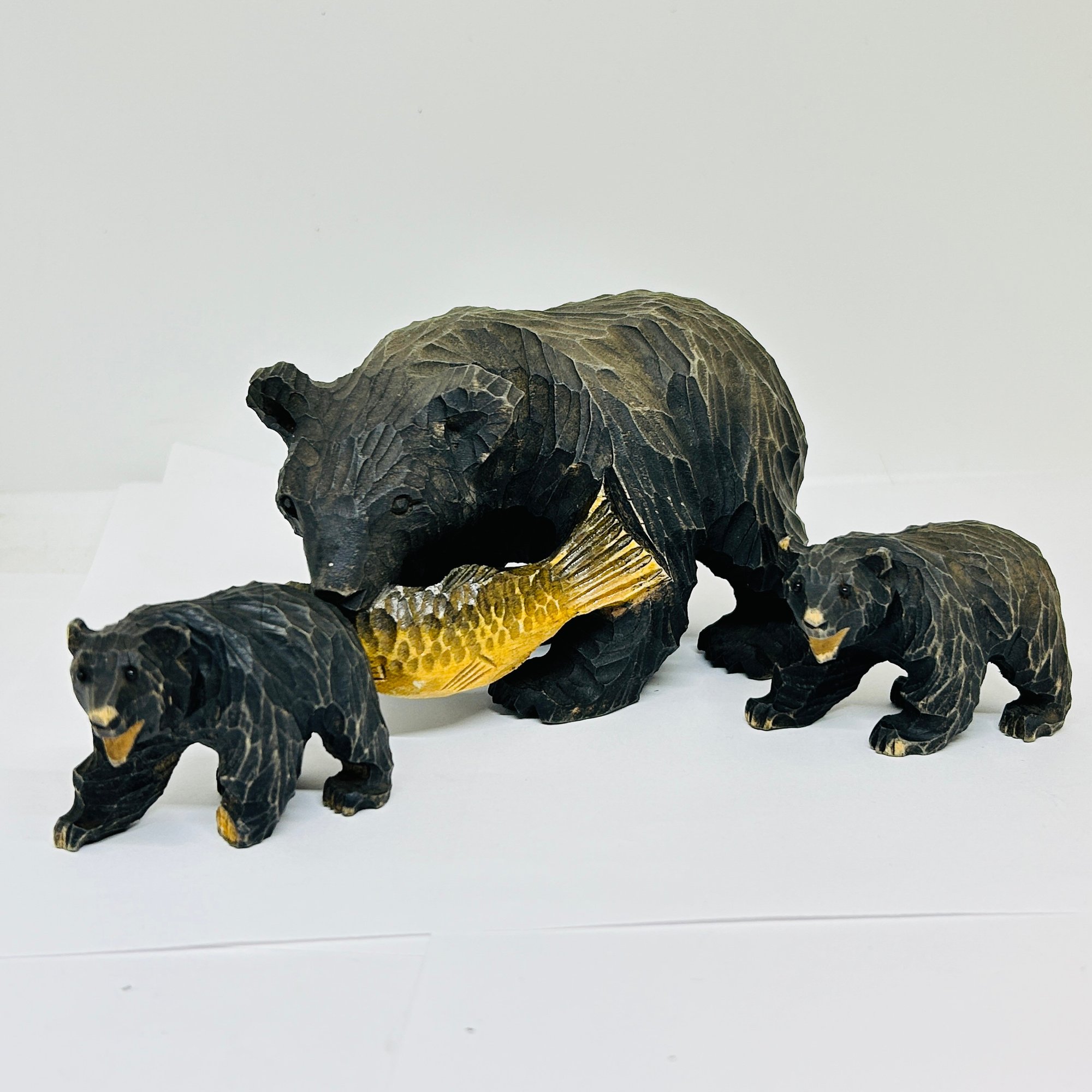 Small Carved Wood Mama Bear & Cubs (SA) #95519 | Auctionninja.com