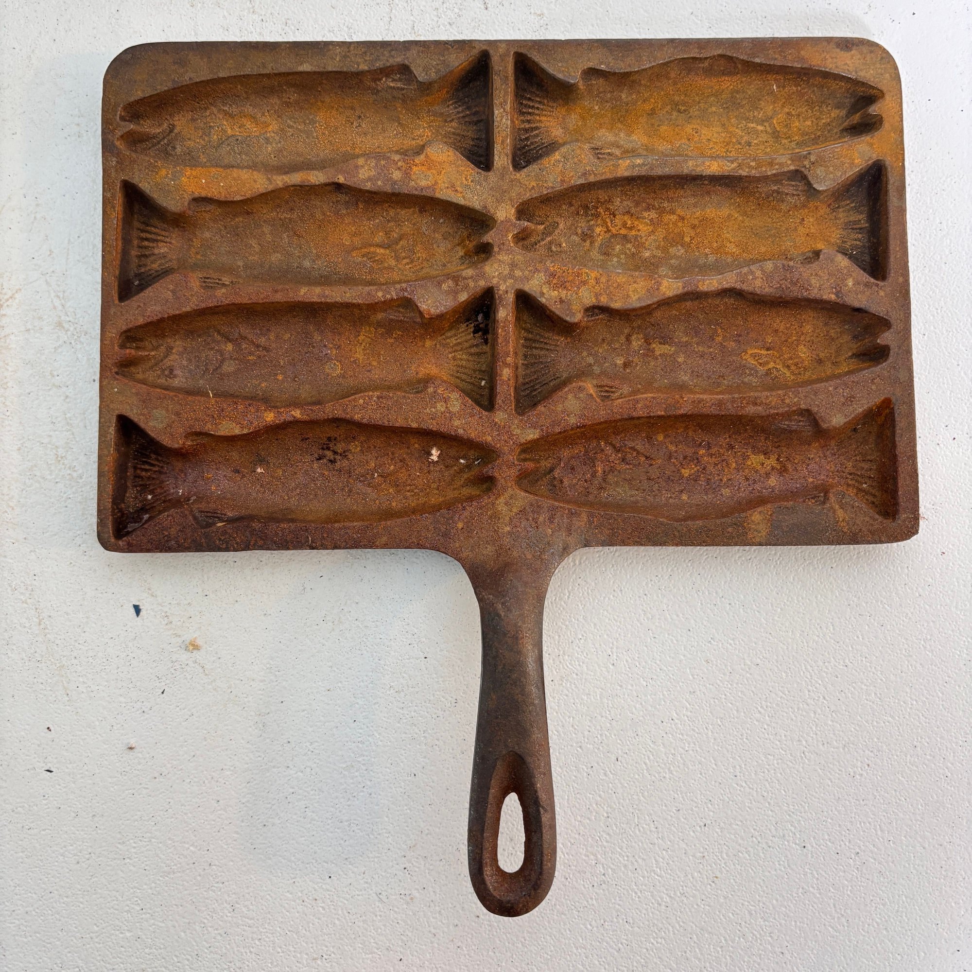 Vintage Cast Iron Griddle With Fish-Shaped Molds (MB) #119626 ...