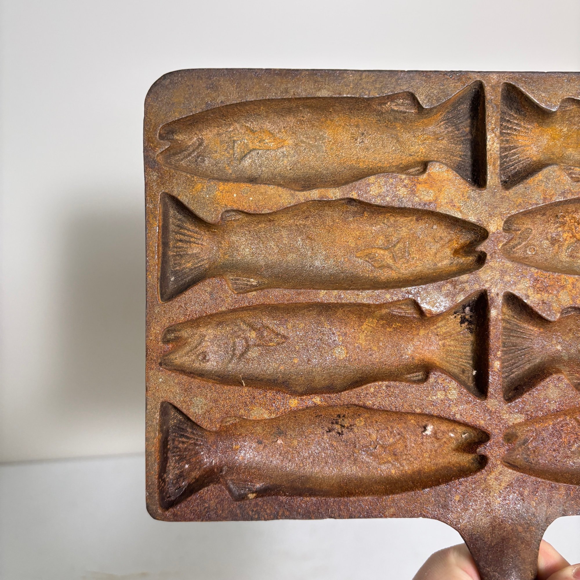 Vintage Cast Iron Griddle With Fish-Shaped Molds (MB) #119626 ...