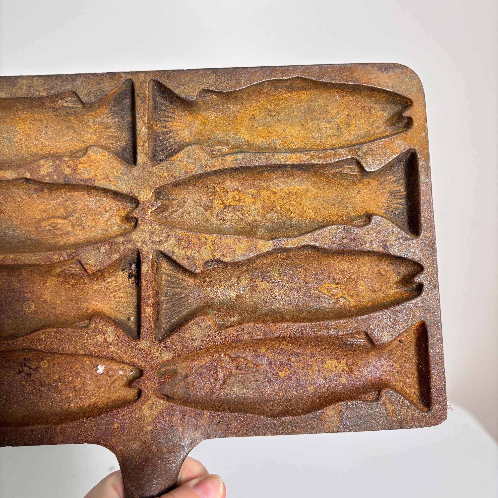 Vintage Cast Iron Griddle With Fish-Shaped Molds (MB) #119626 ...