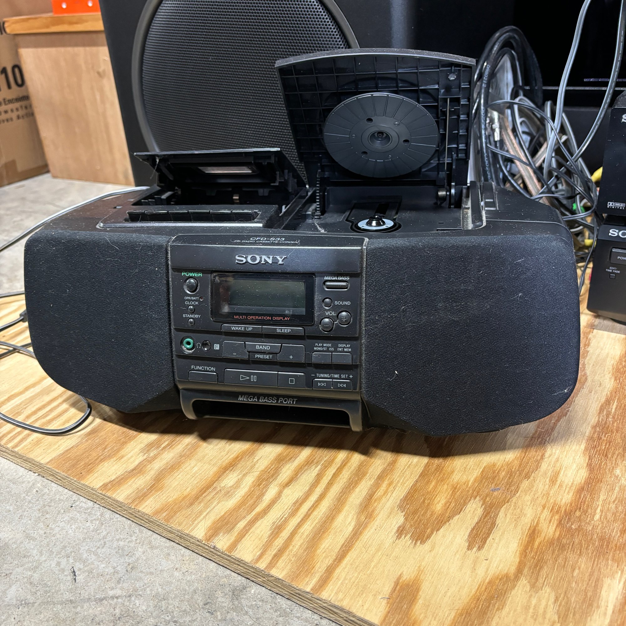 Old School Stereo Boombox W/ CD Cassette AM/FM, As Is Antenna Missing ...