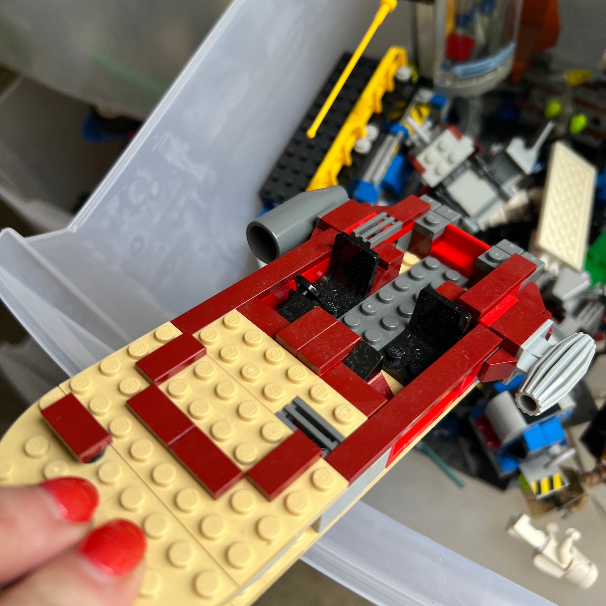 Large Lot Of LEGOS (Garage) #101250 | Auctionninja.com