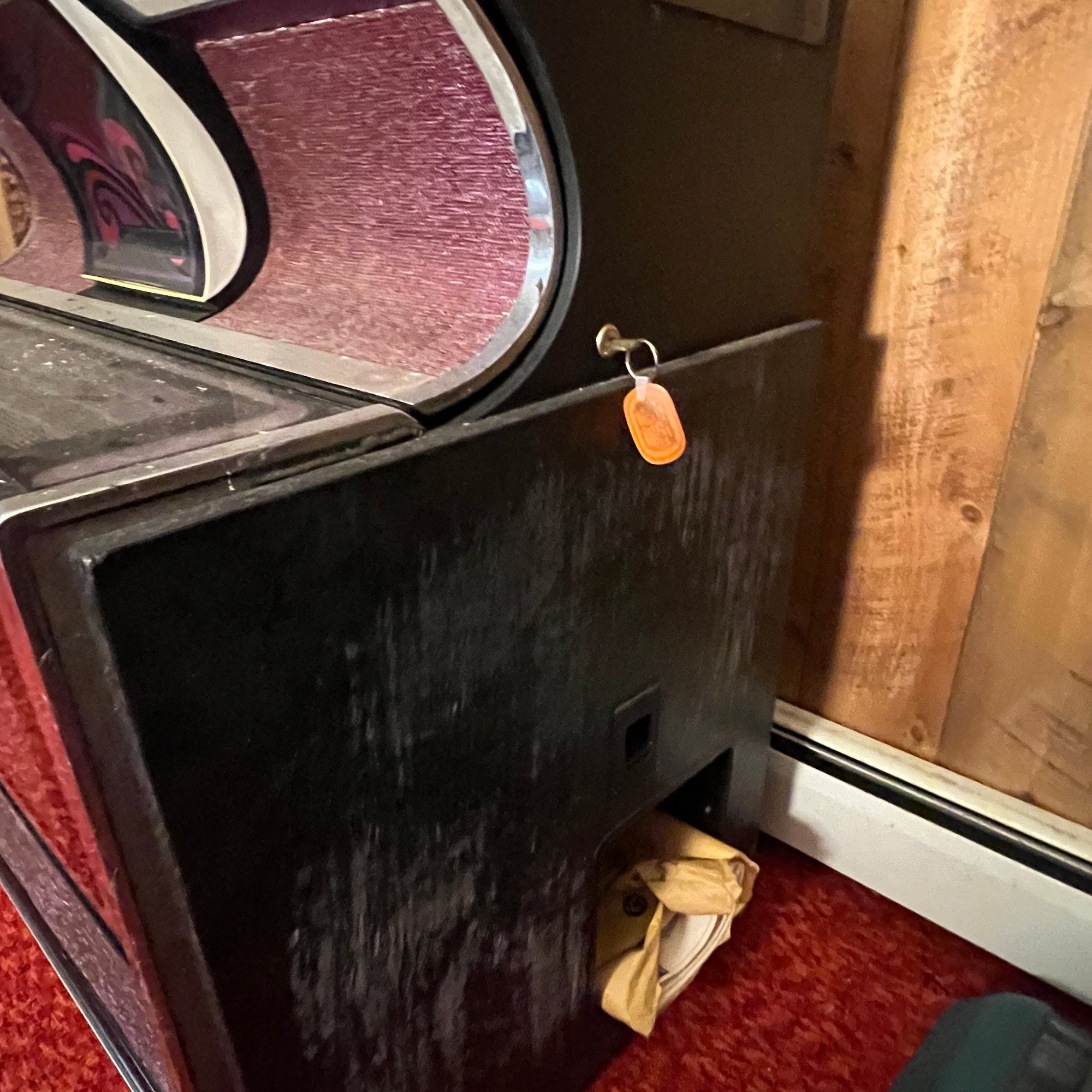 Rock-Ola Jukebox (Basement) #94784 | Auctionninja.com