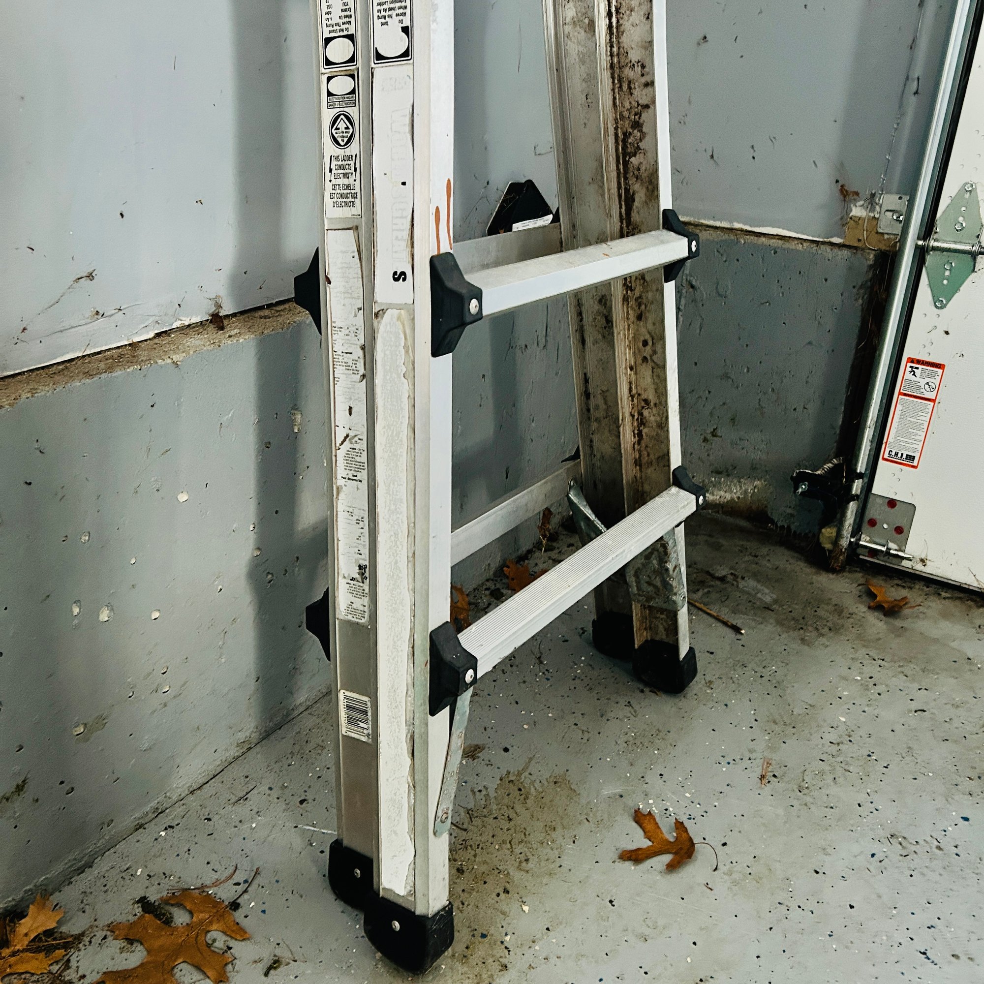 Heavy Duty Extension Ladder (Garage) #80249 | Auctionninja.com