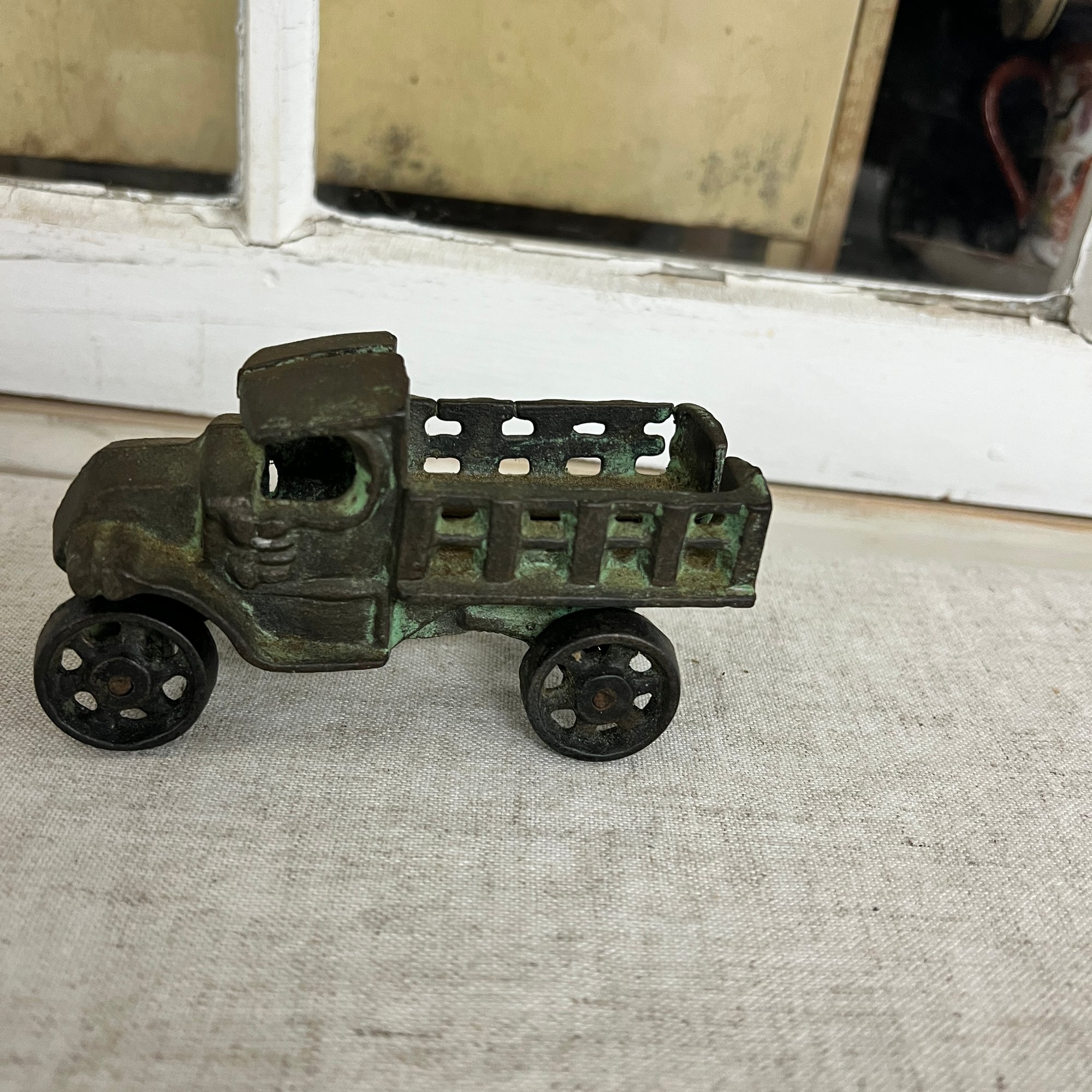 Fantastic Lot Of Vintage Die Cast And Cast Iron Toy Cars (l1) #78778 ...