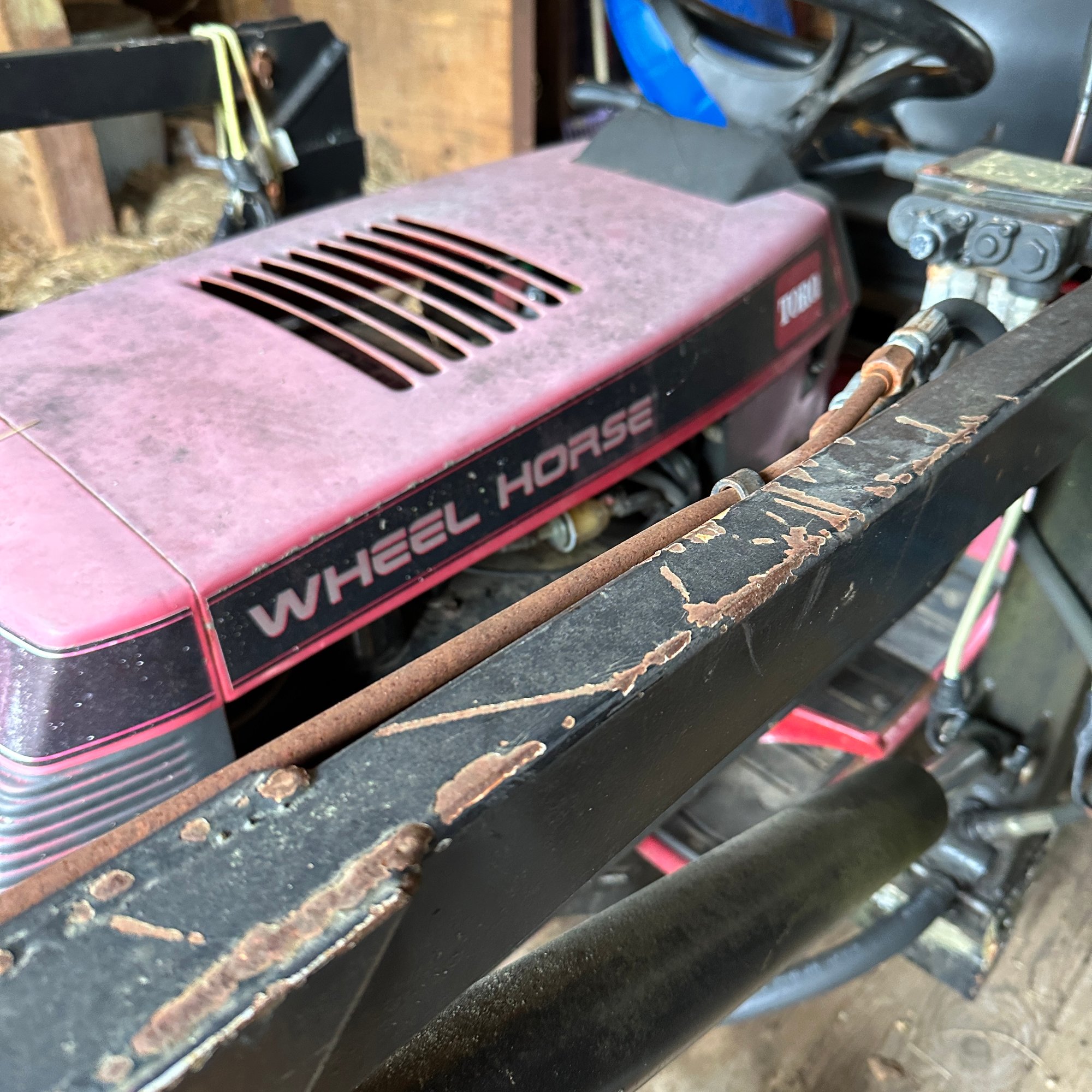 TORO Wheel-Horse 520 Hydro Tractor With KWIK-WAY Loader Attachment ...