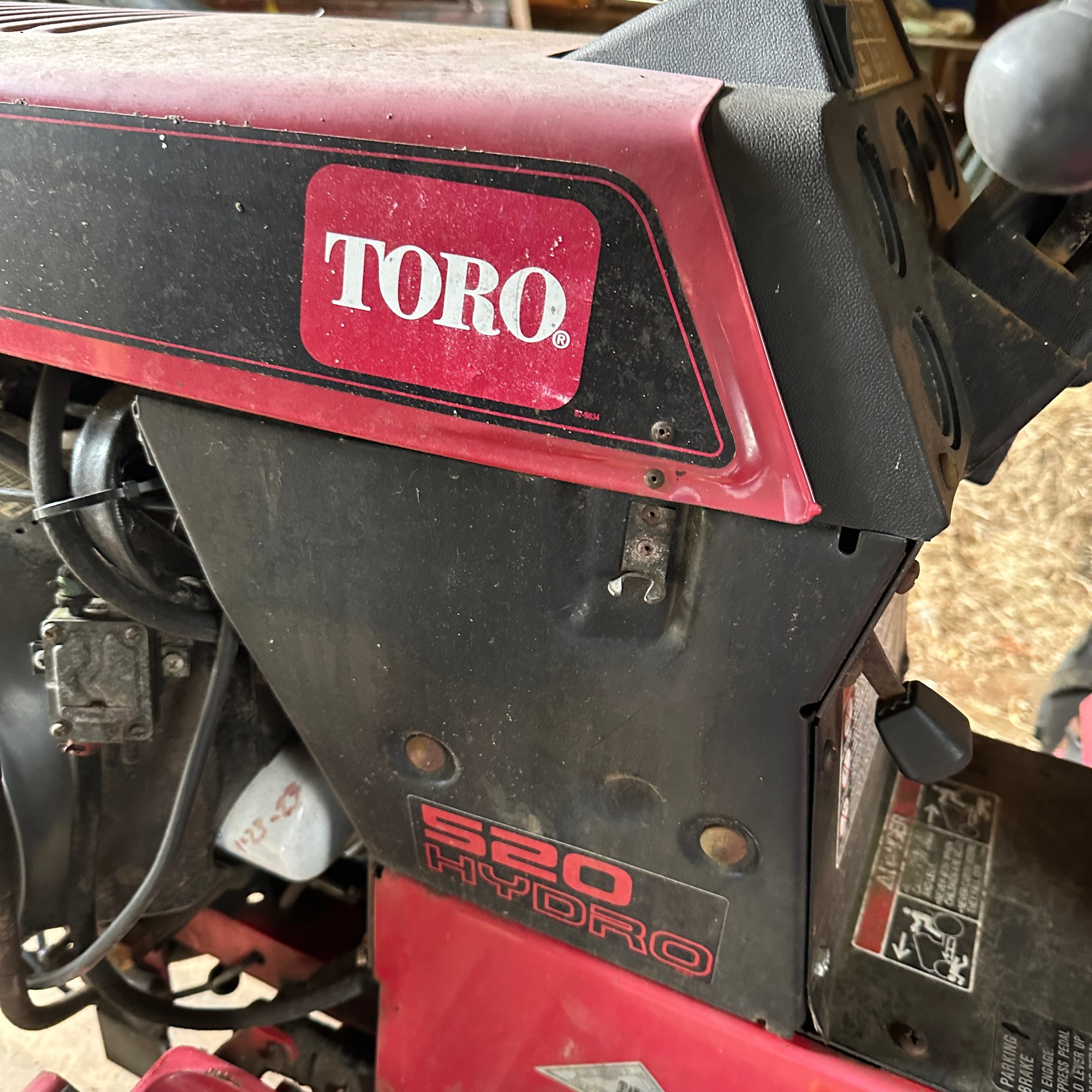 TORO Wheel-Horse 520 Hydro Tractor With KWIK-WAY Loader Attachment ...