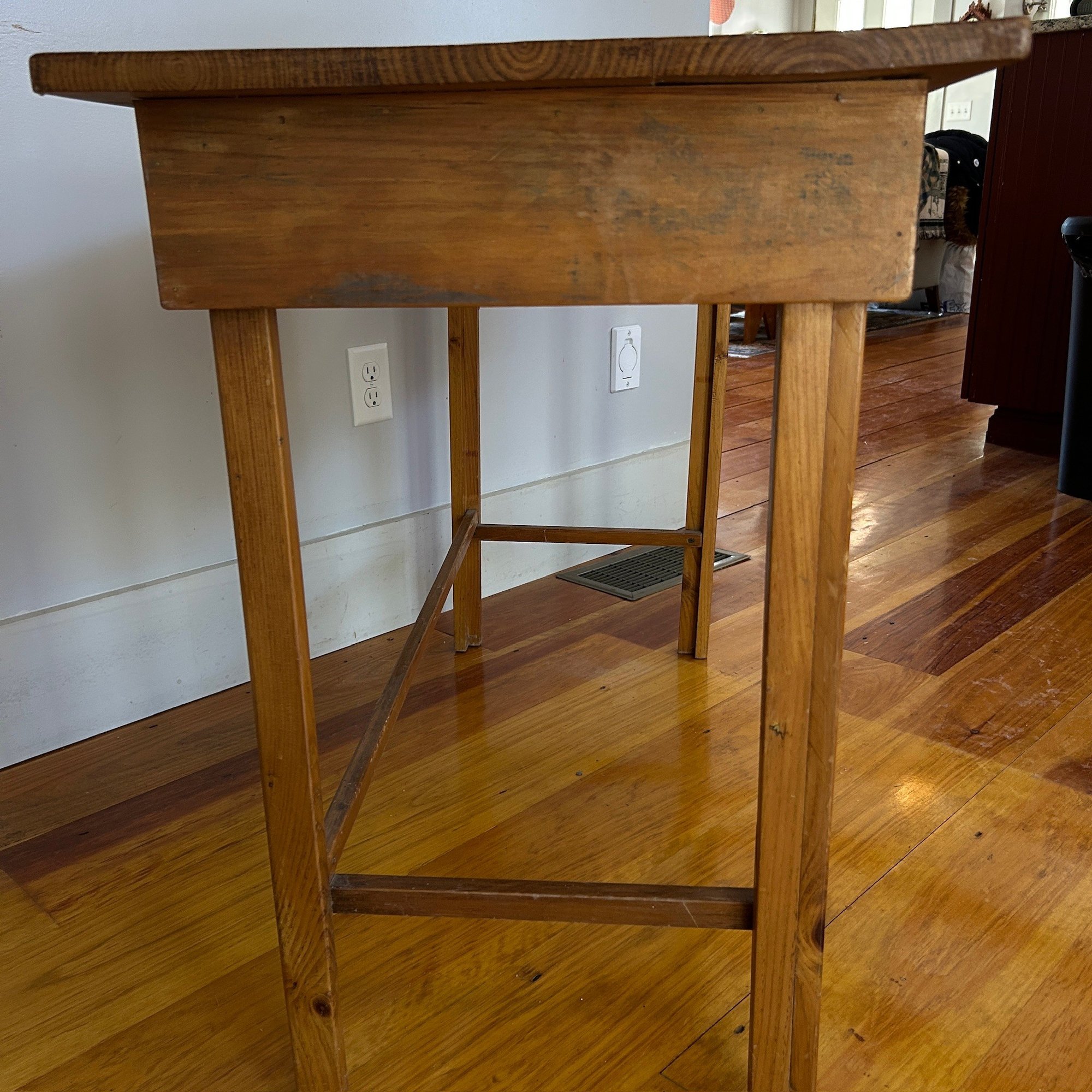 Rustic Pine Console Table (LR) #117368 | Auctionninja.com