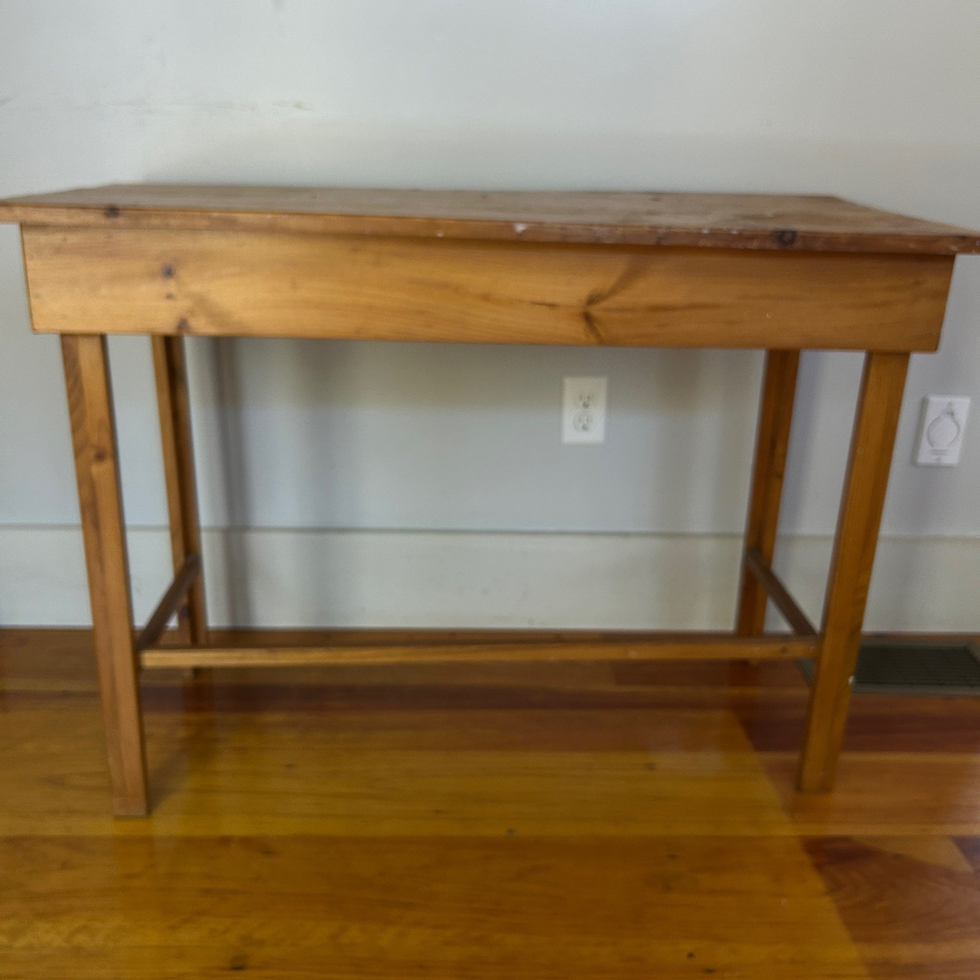 Rustic Pine Console Table (LR) #117368 | Auctionninja.com