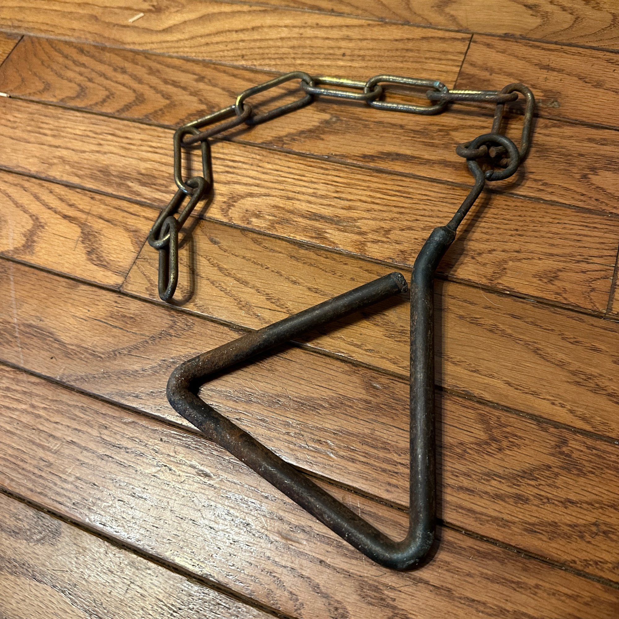 Vintage Triangle Dinner Bell (Kitchen) #78581 | Auctionninja.com