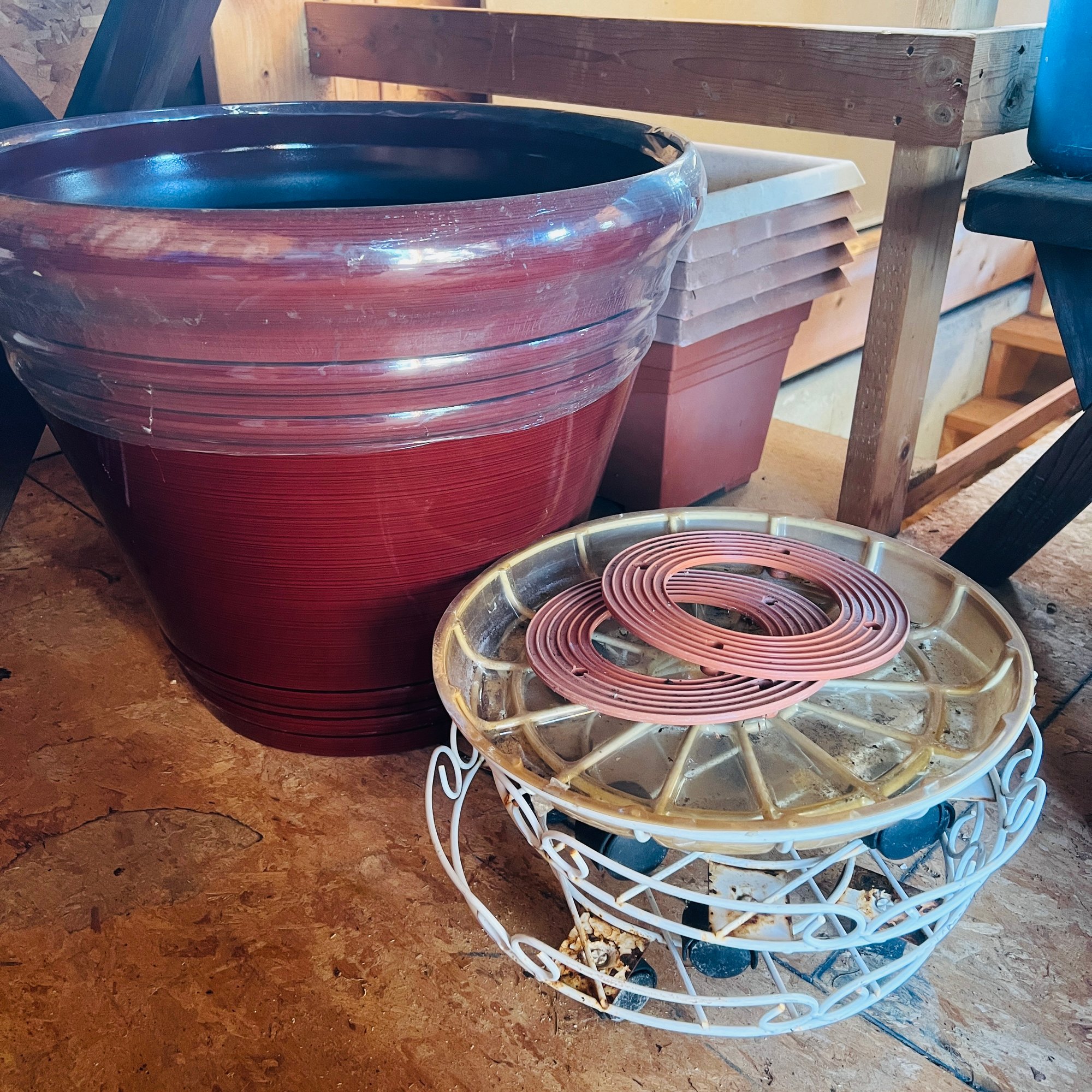 Large Plastic Pot And Wheeled Pot Platforms (Barn) #23086 ...