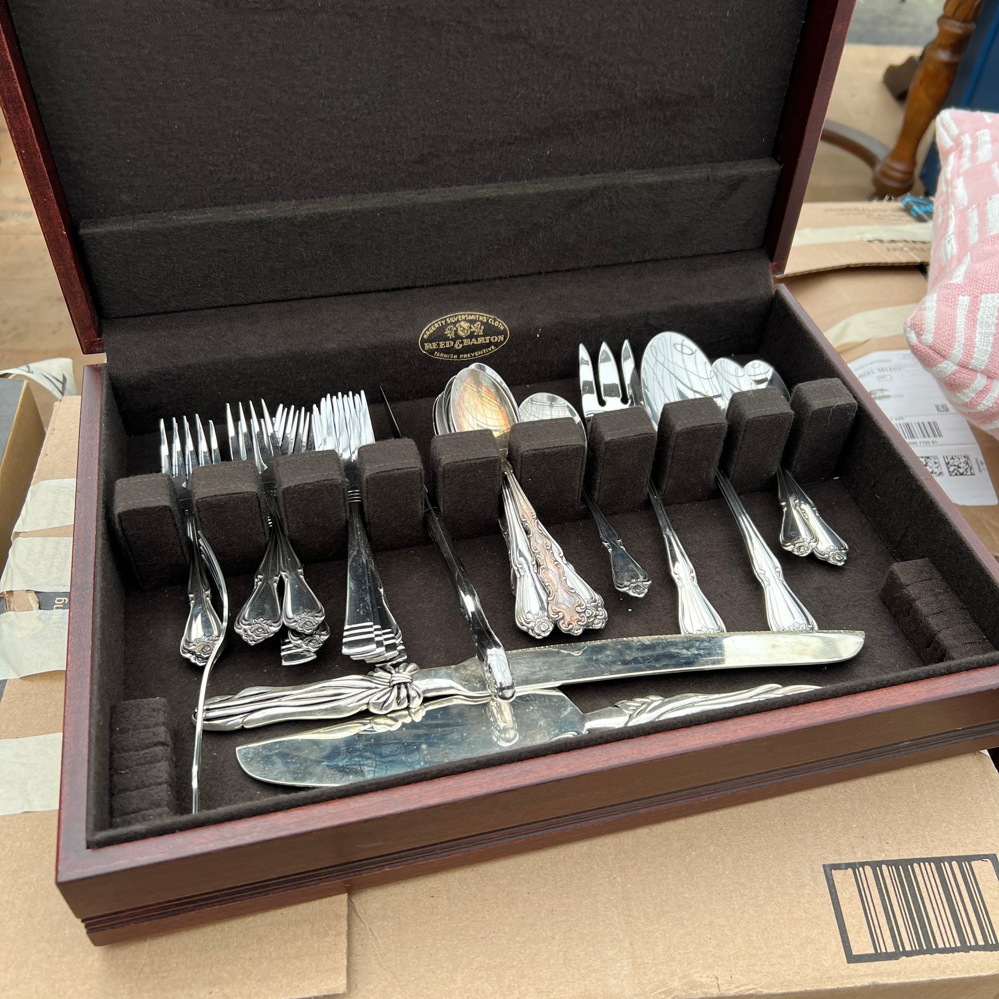 Silverware Case With Assorted Stainless Cutlery (GH) #68249 ...