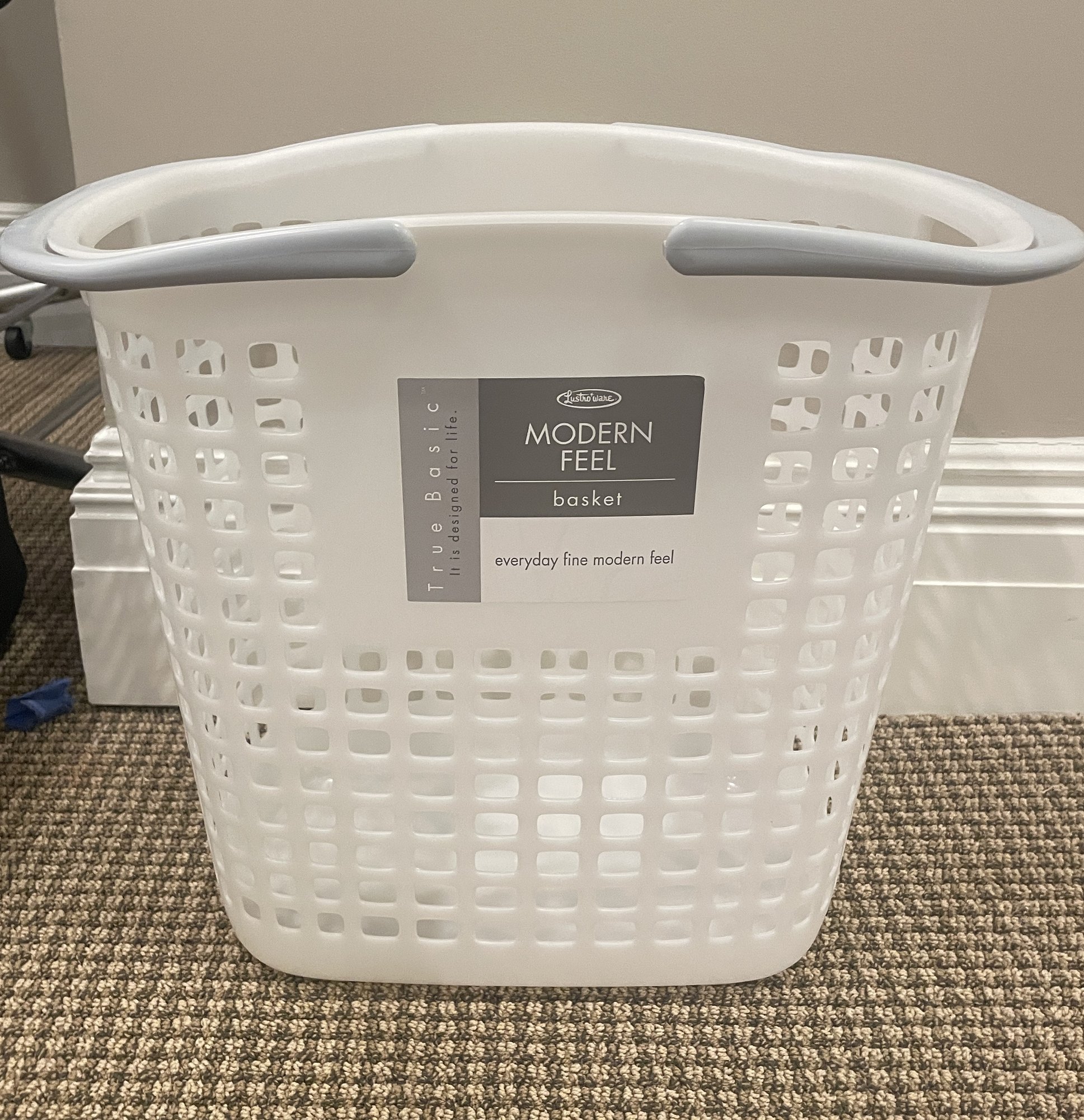 LUSTROWARE MODERN FEEL LAUNDRY BASKET #14188 | Auctionninja.com