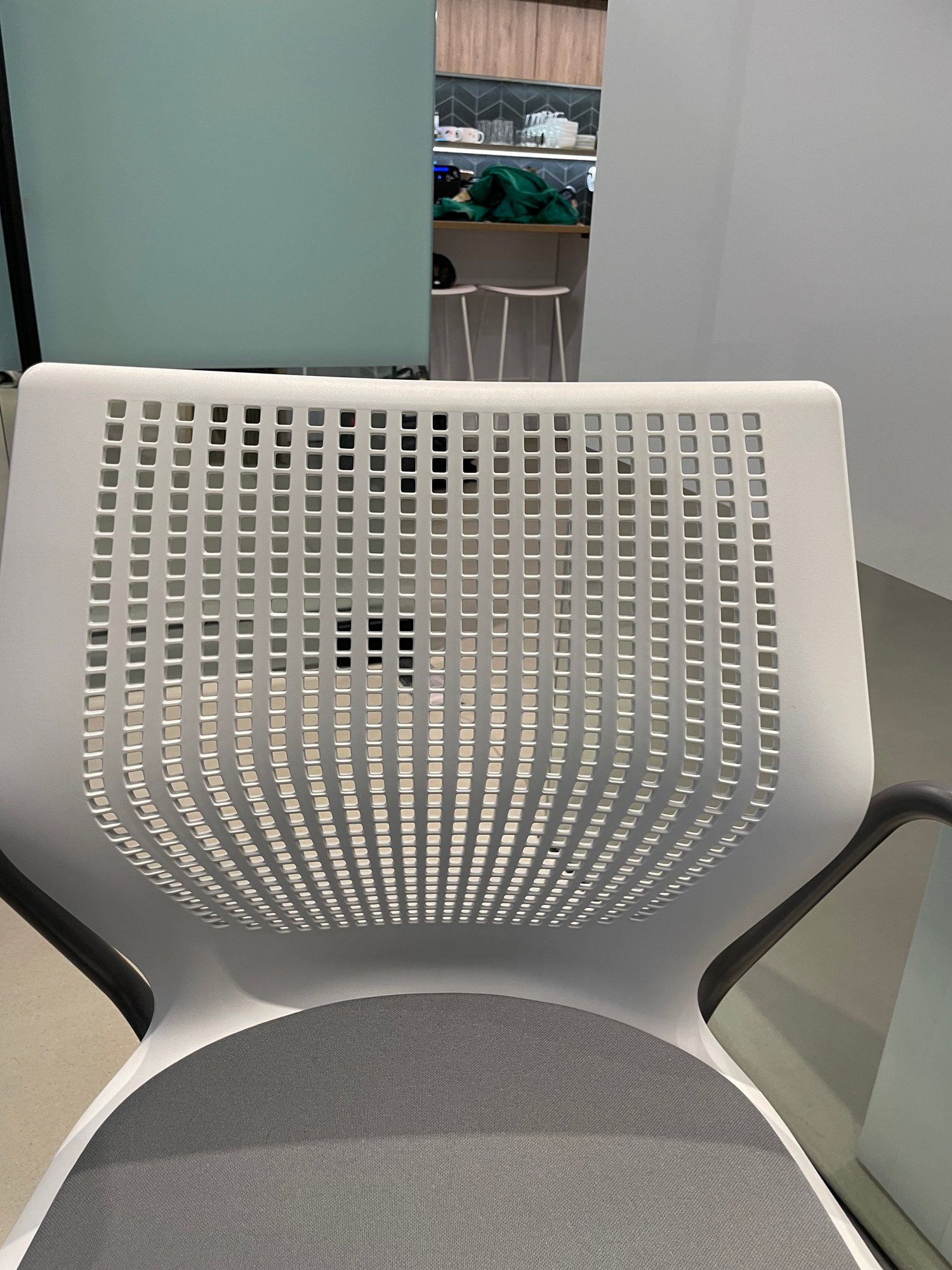 MultiGeneration Chairs By Knoll With Stacking Base (3/8) #14341 ...