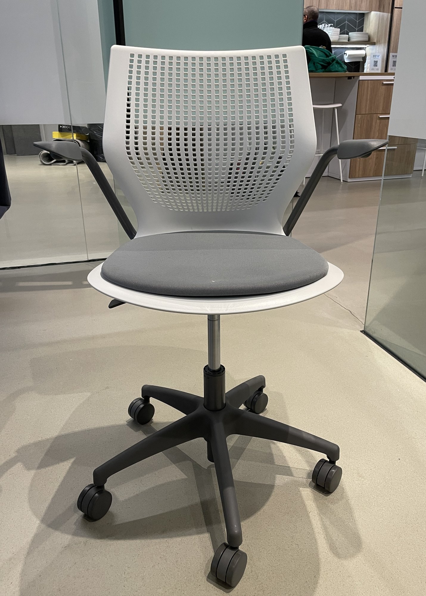 MultiGeneration Chairs By Knoll With Stacking Base (4/8) #14342 ...