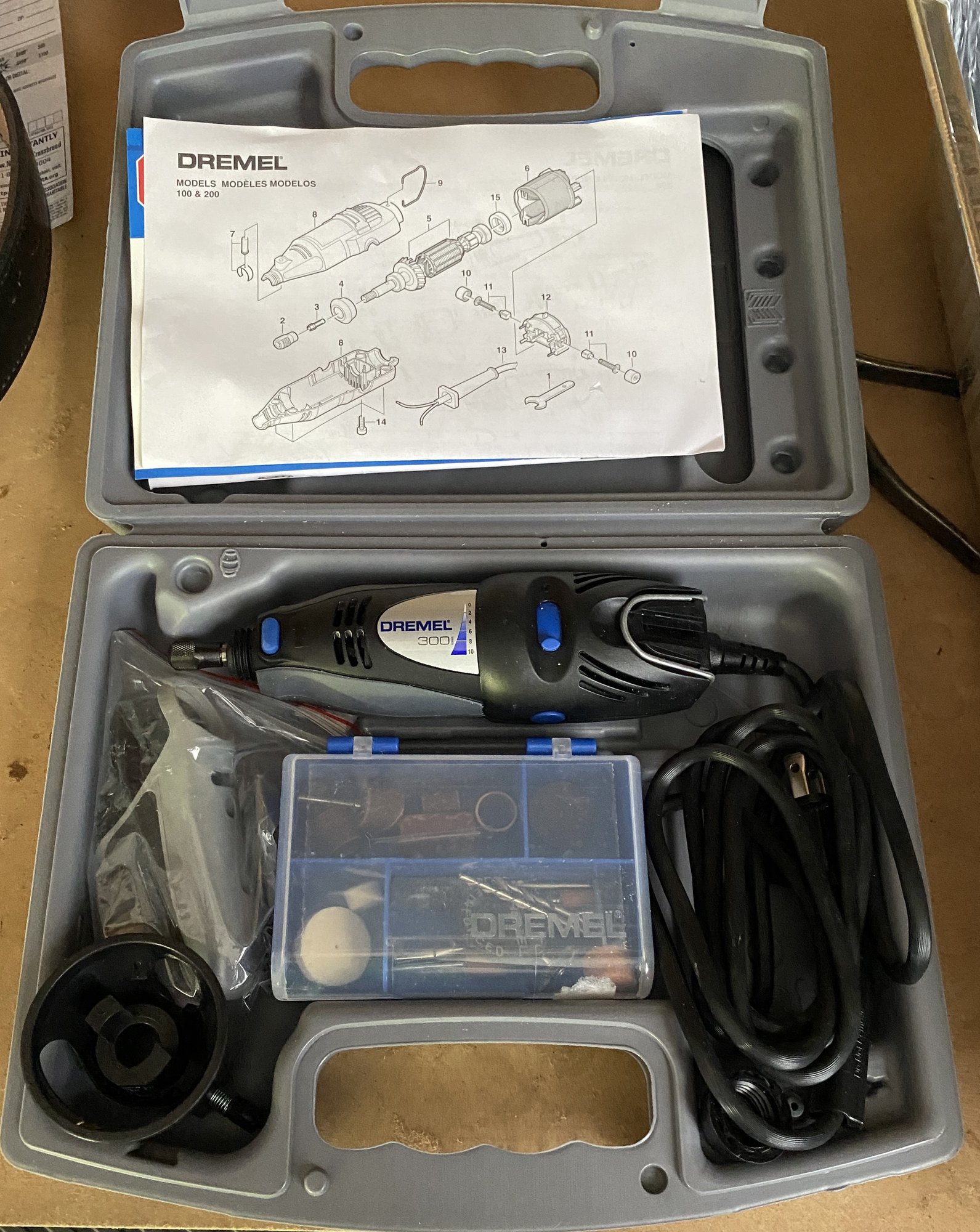 DREMEL 300 ROTARY MULTI TOOL KIT WITH CASE #11489 | Auctionninja.com