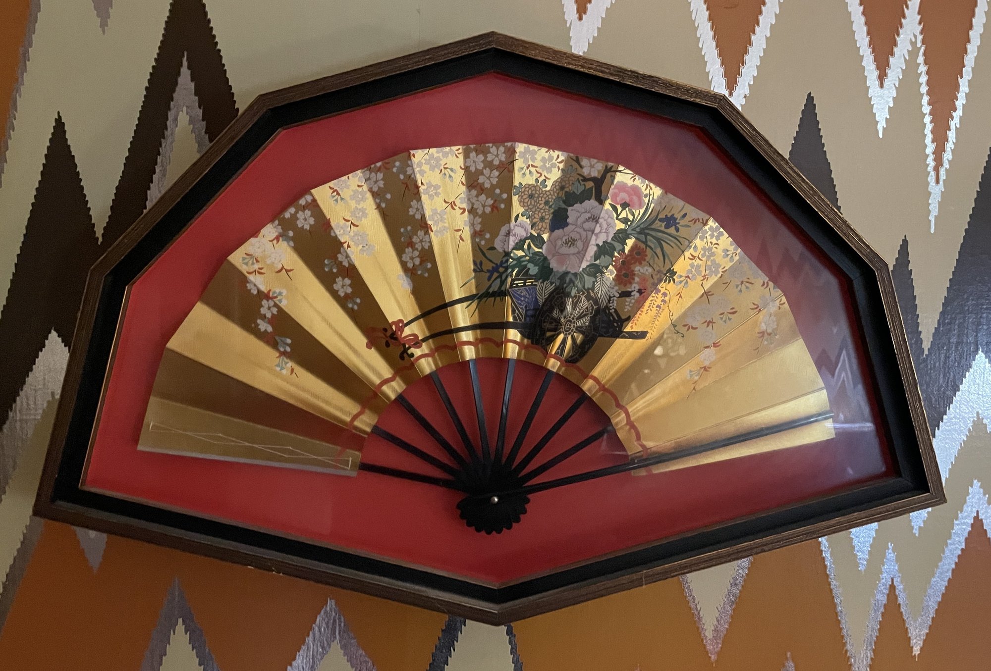 FRAMED VINTAGE HAND PAINTED ASIAN FLORAL FAN #12524 | Auctionninja.com