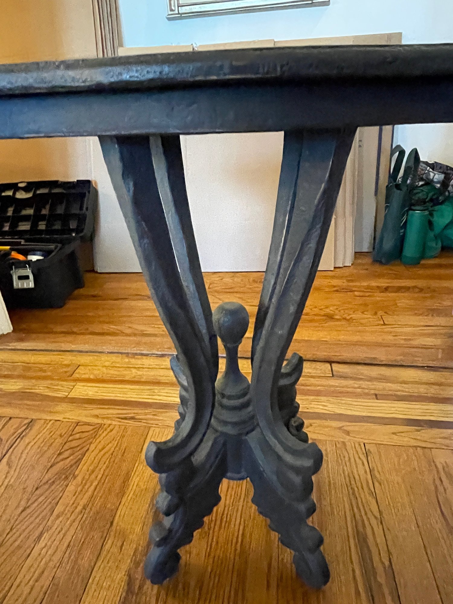 Arhaus "Merle" Cottage Style End Table #19781 | Auctionninja.com