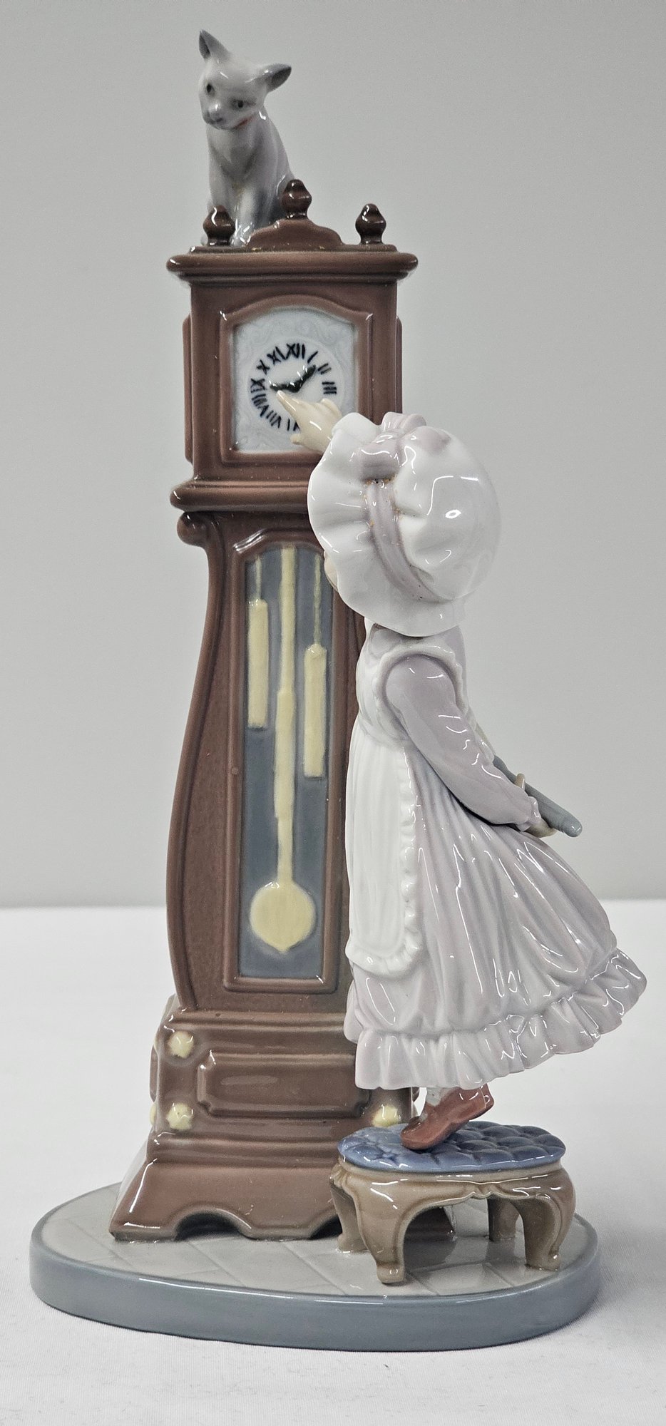 BNH Lladro "Bedtime Girl With Grandfather Clock" Porcelain Figurine ...