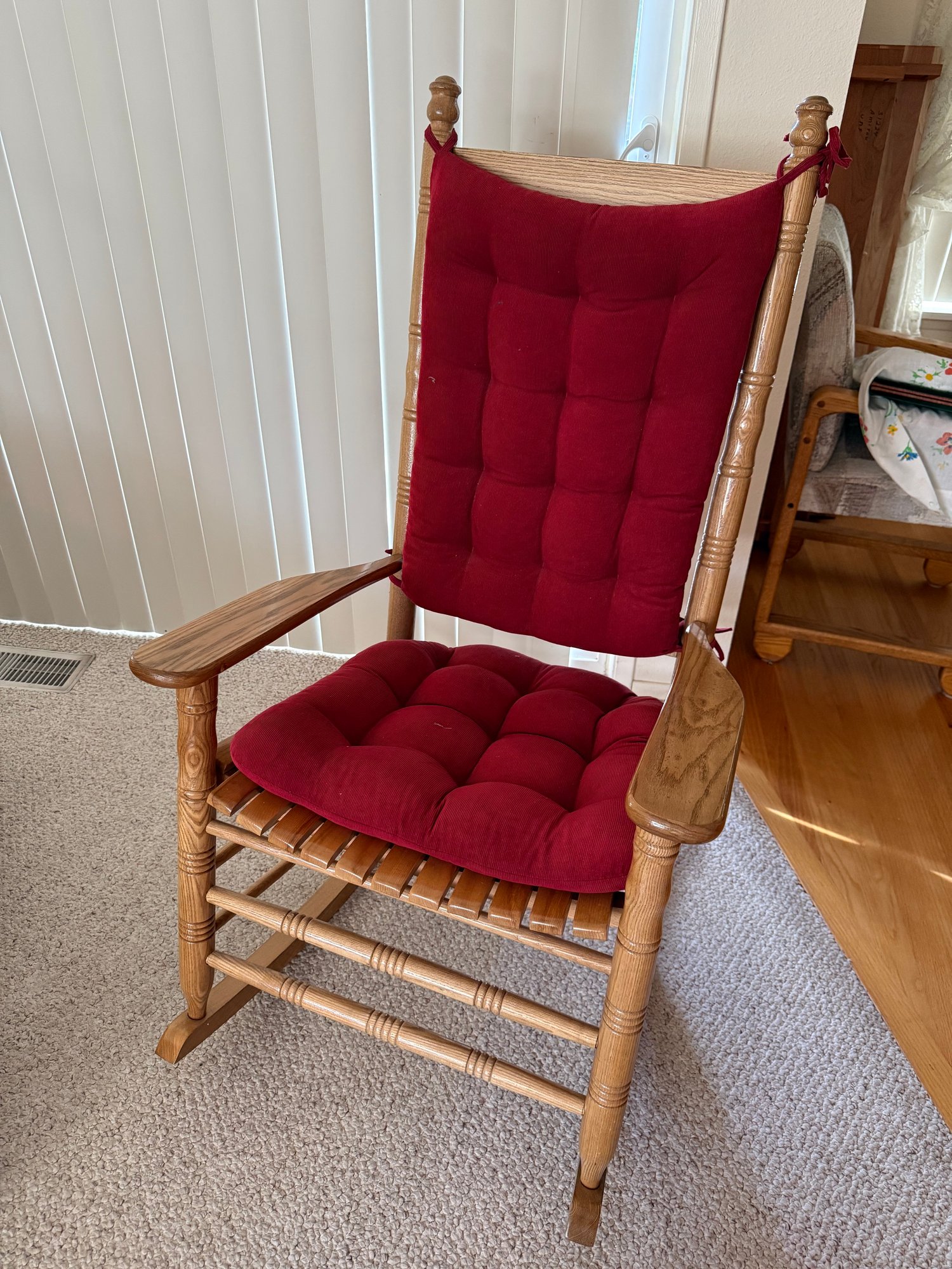 R1 Cracker Barrel Rocker Chair W: Cushions And Quilt #46186 ...