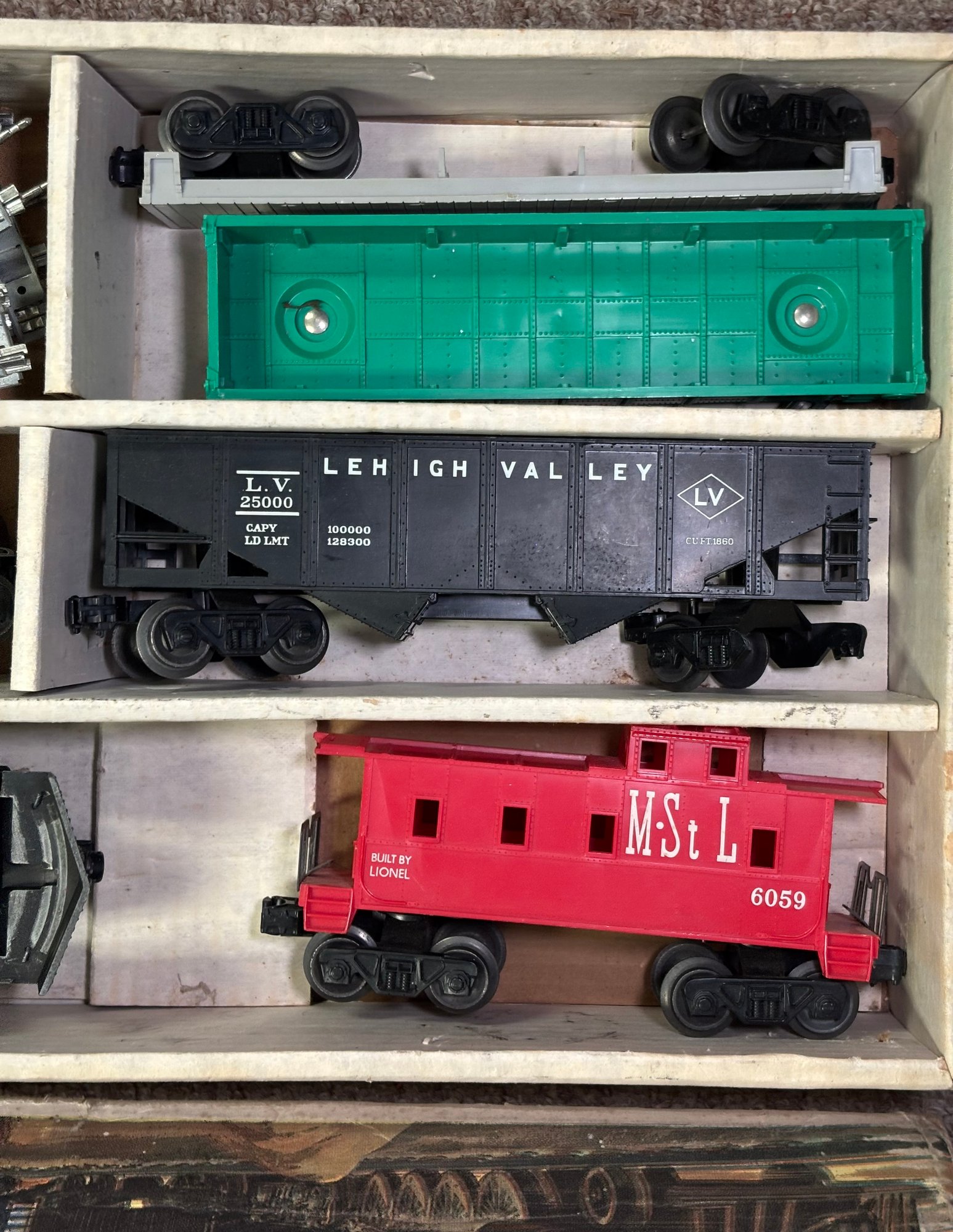 R8 Lionel Electric Train Set Complete In Original Box, Untested #44744 ...