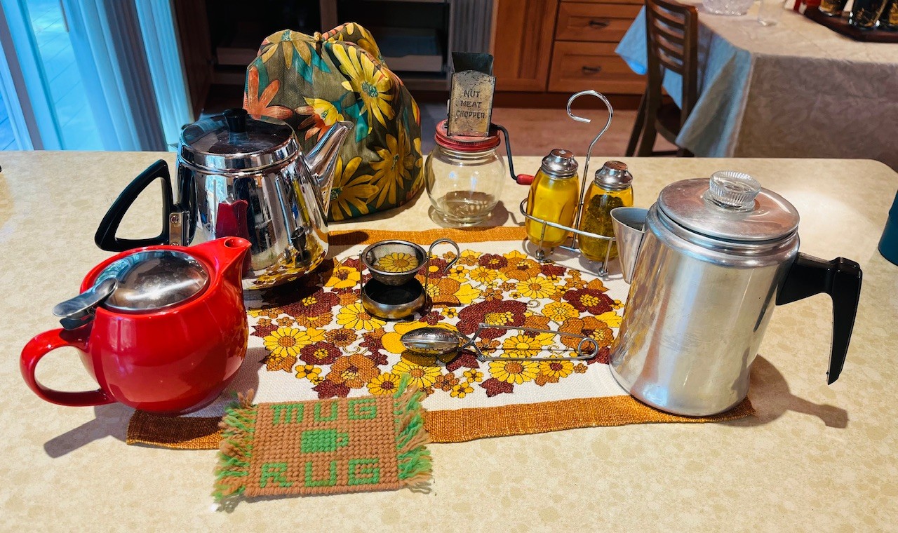 R3 Vintage Tea Pot With Cover, Coffee Percolator, Tea Strainer, Nut ...