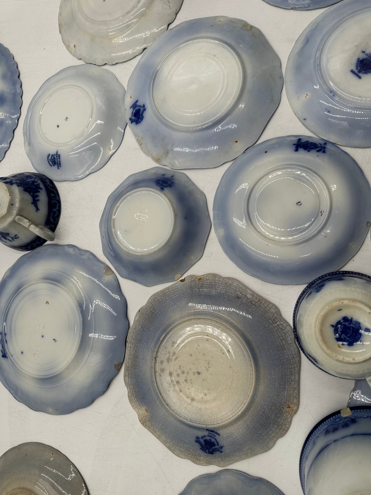 R1 Assorted Cobalt Blue China #59810 | Auctionninja.com
