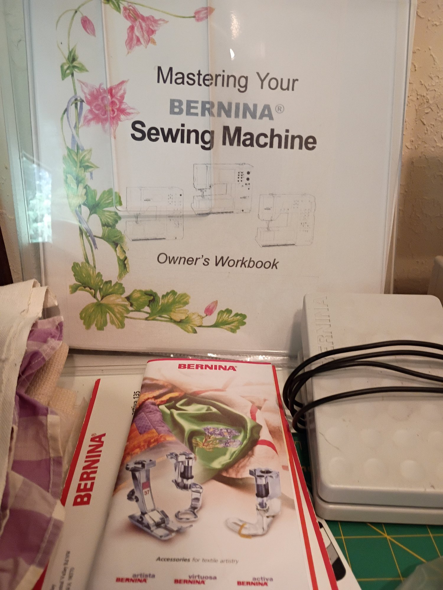 R7 Bernina Activa 145 Sewing Machine, Lots Of Thread, Fabric, Sewing ...