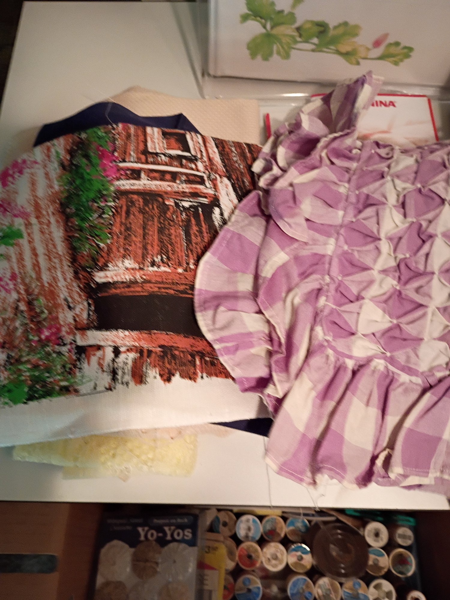 R7 Bernina Activa 145 Sewing Machine, Lots Of Thread, Fabric, Sewing ...